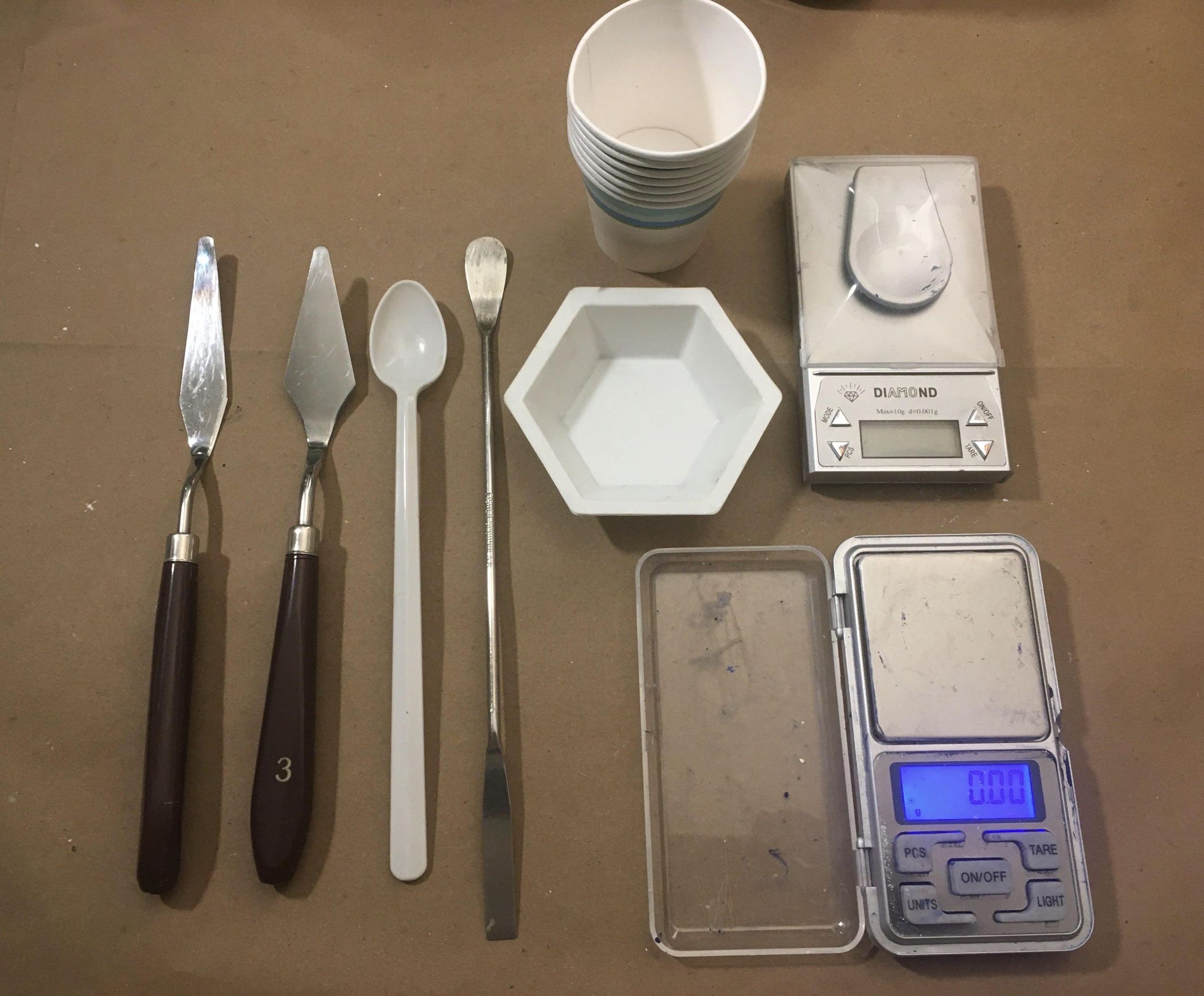 Weighing Small Quantities of Compounds With Digital Scales : 5 Steps ...