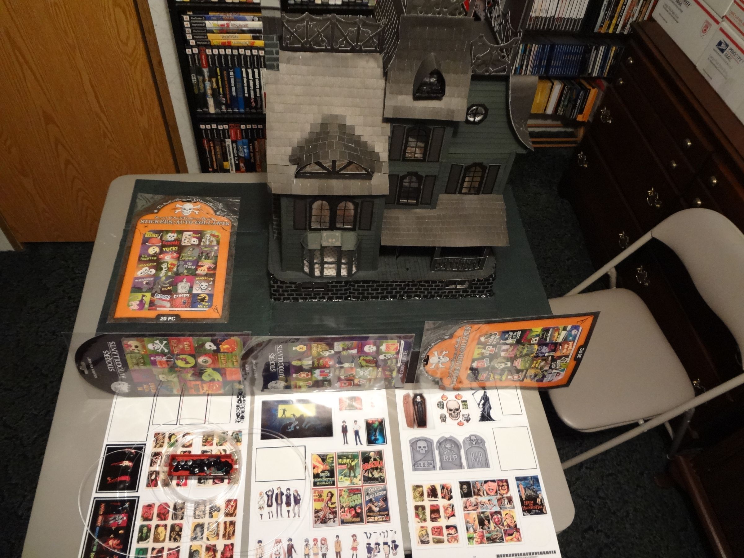 Cardboard Haunted House With Lights. : 8 Steps (with Pictures ...