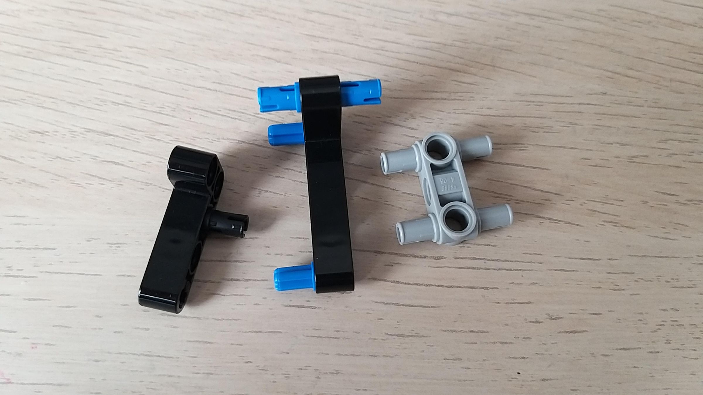 Lego Headphone Holder : 4 Steps - Instructables