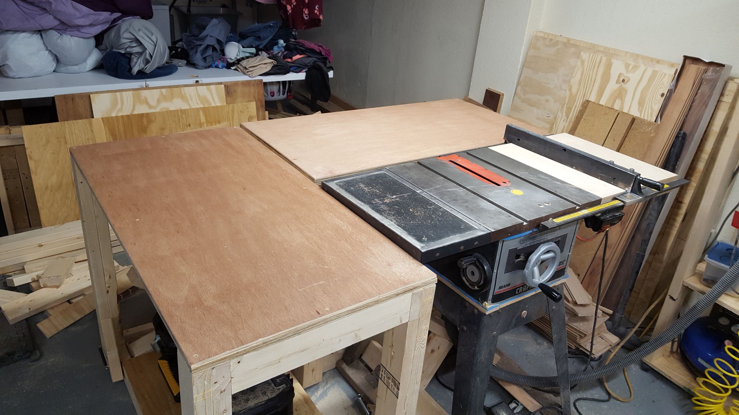 Simple Movable Assembly/Outfeed Tables : 7 Steps (with Pictures ...