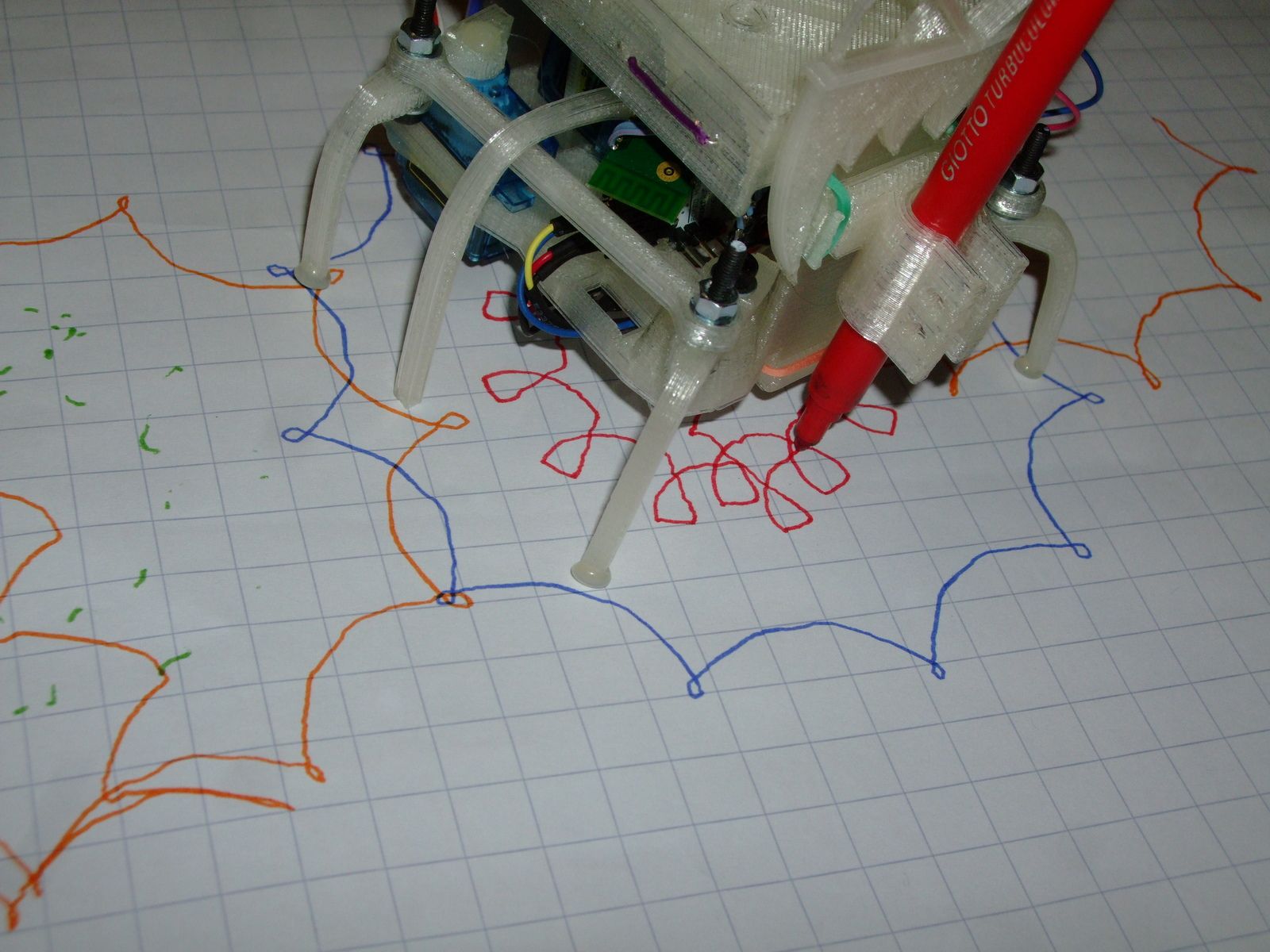 Hexapoduino: Tiny Hexapod 3D Printed, Arduino Controlled : 8 Steps ...