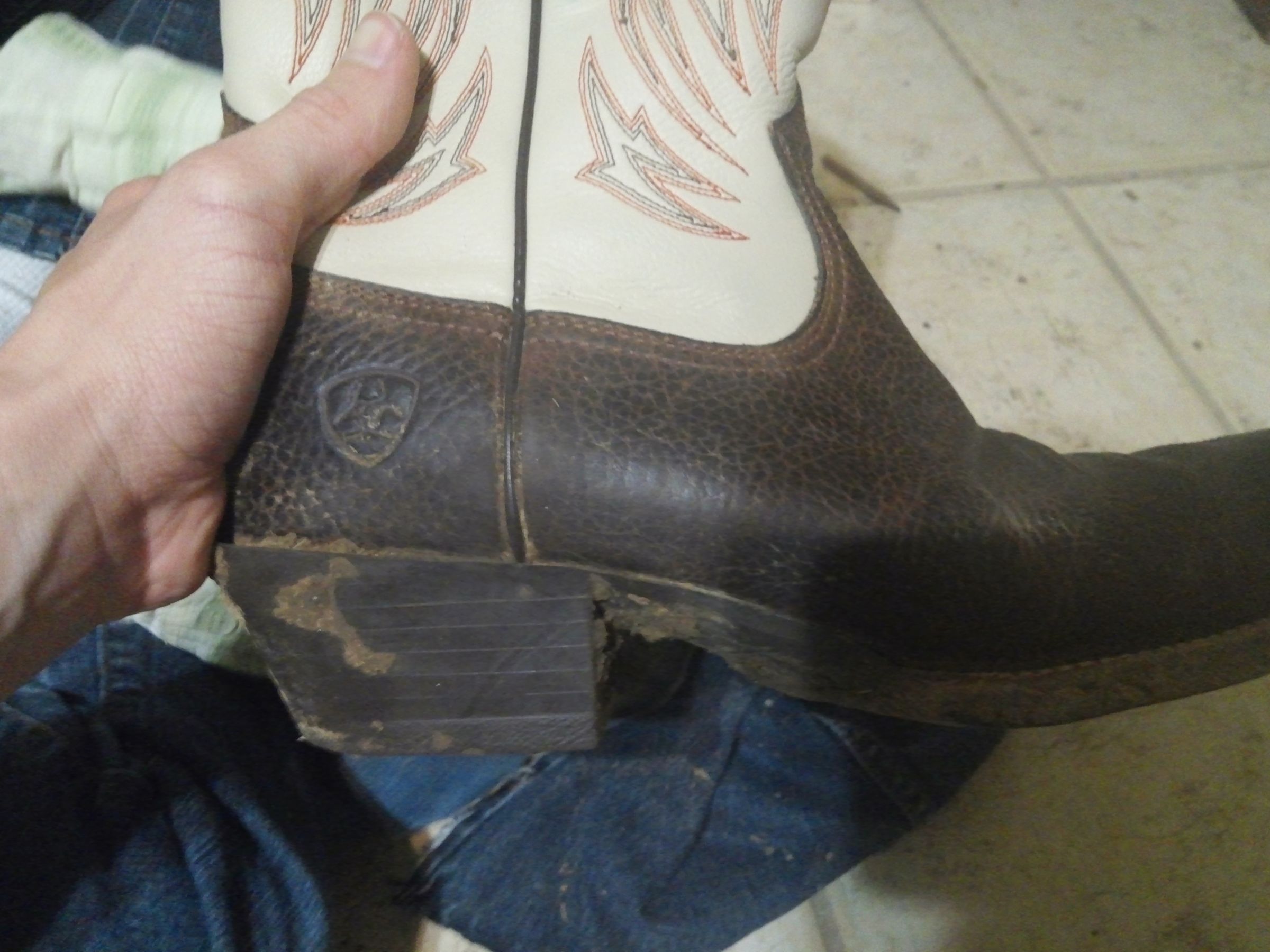 How to Clean and Shine Boots : 4 Steps (with Pictures) - Instructables