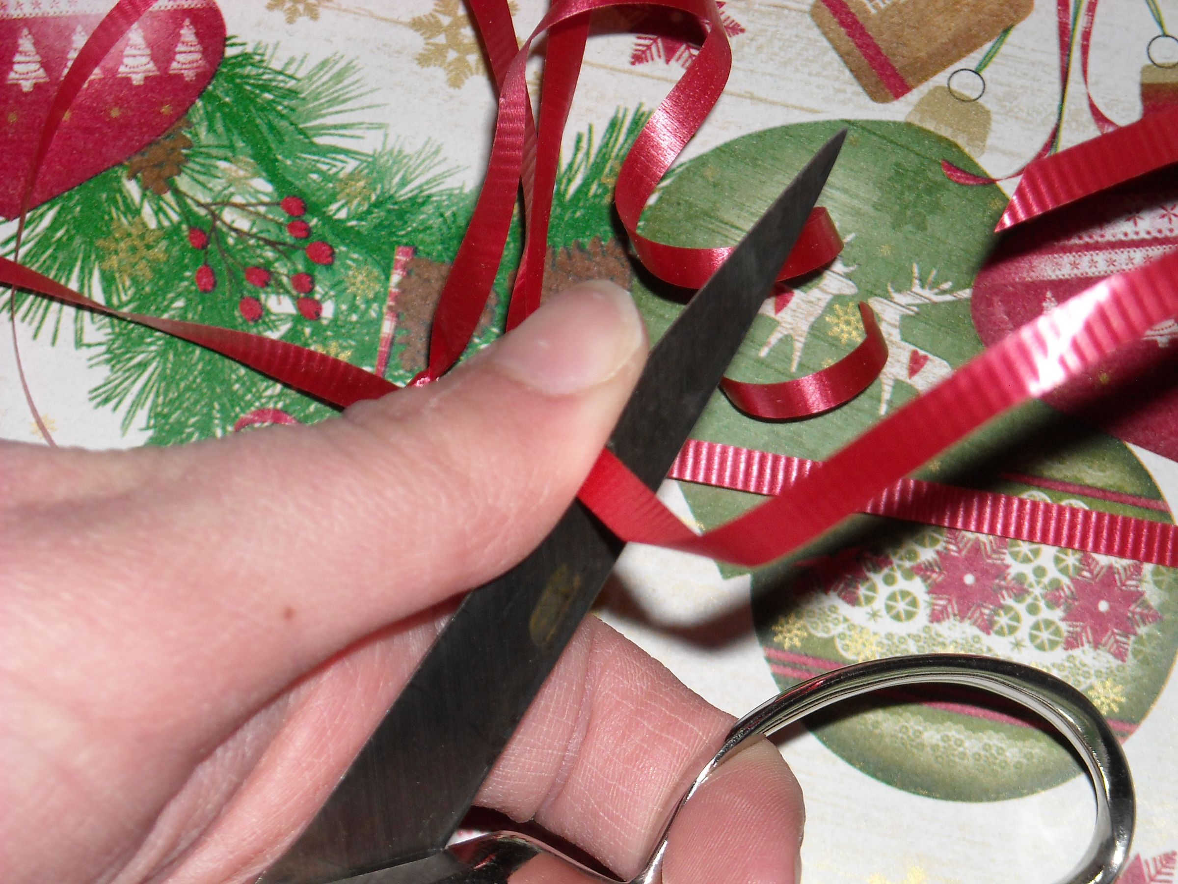 How to Wrap a Rectangular Gift : 8 Steps - Instructables