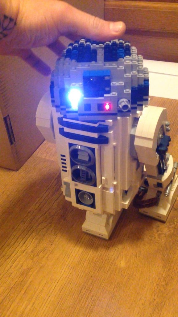 R2D2 Throw Toy Hack : 4 Steps - Instructables
