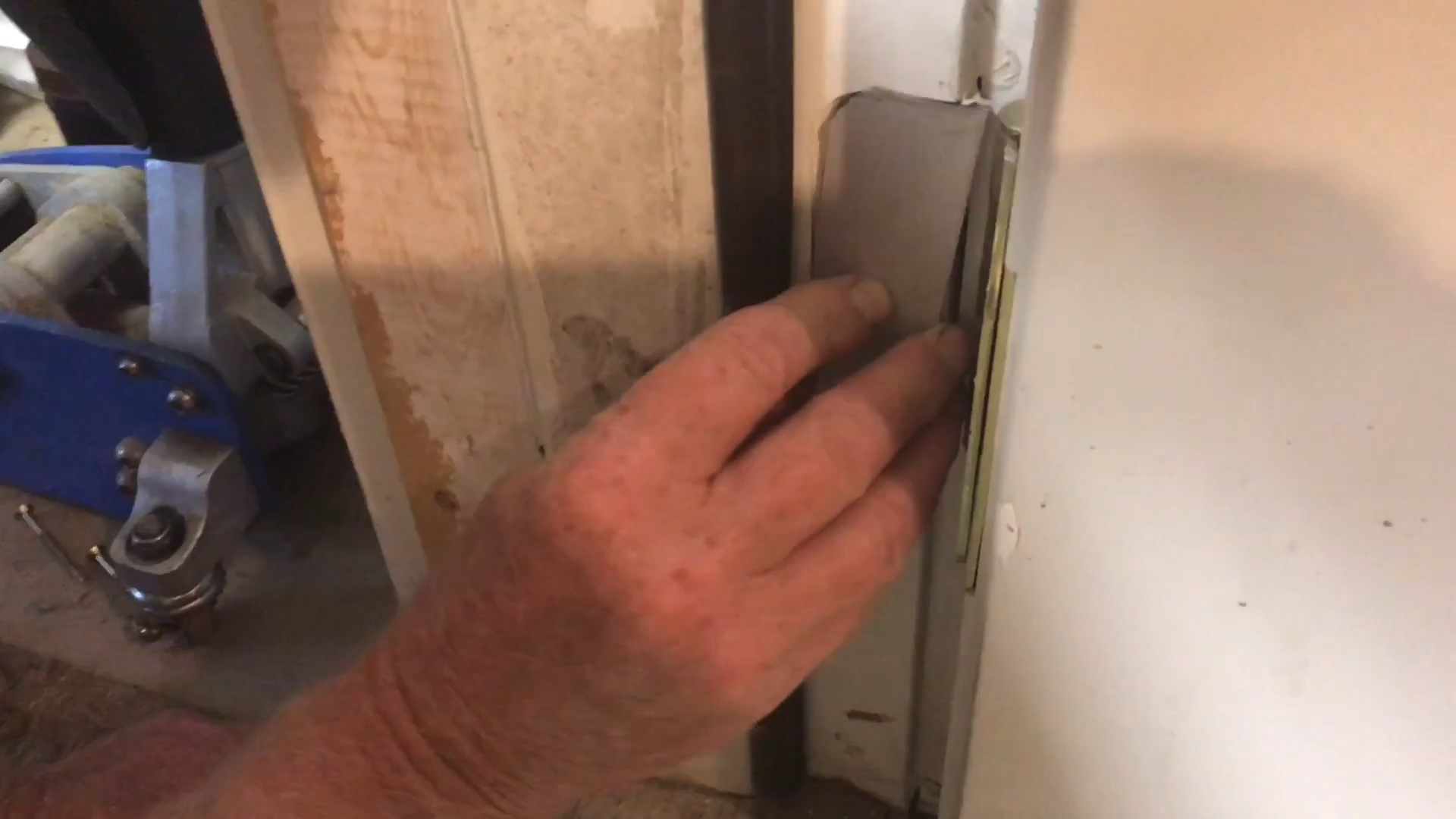 FIX That Door That Opens or Closes Itself - Instructables
