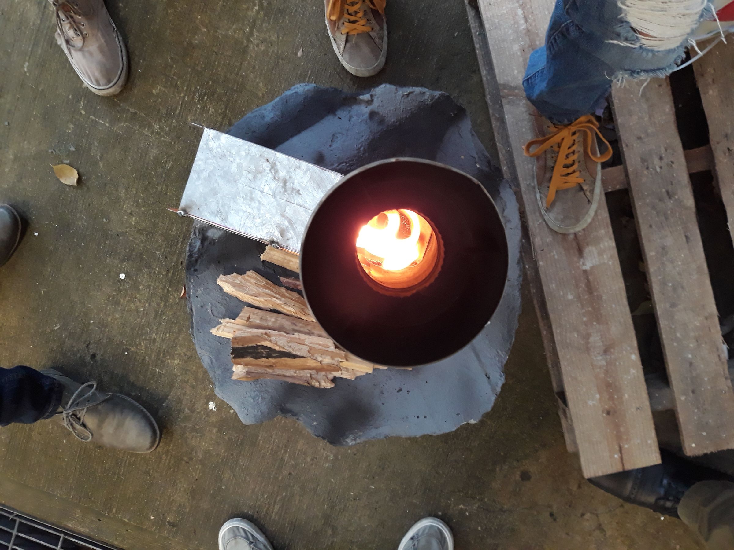 Rocket Vortex Stove : 5 Steps - Instructables