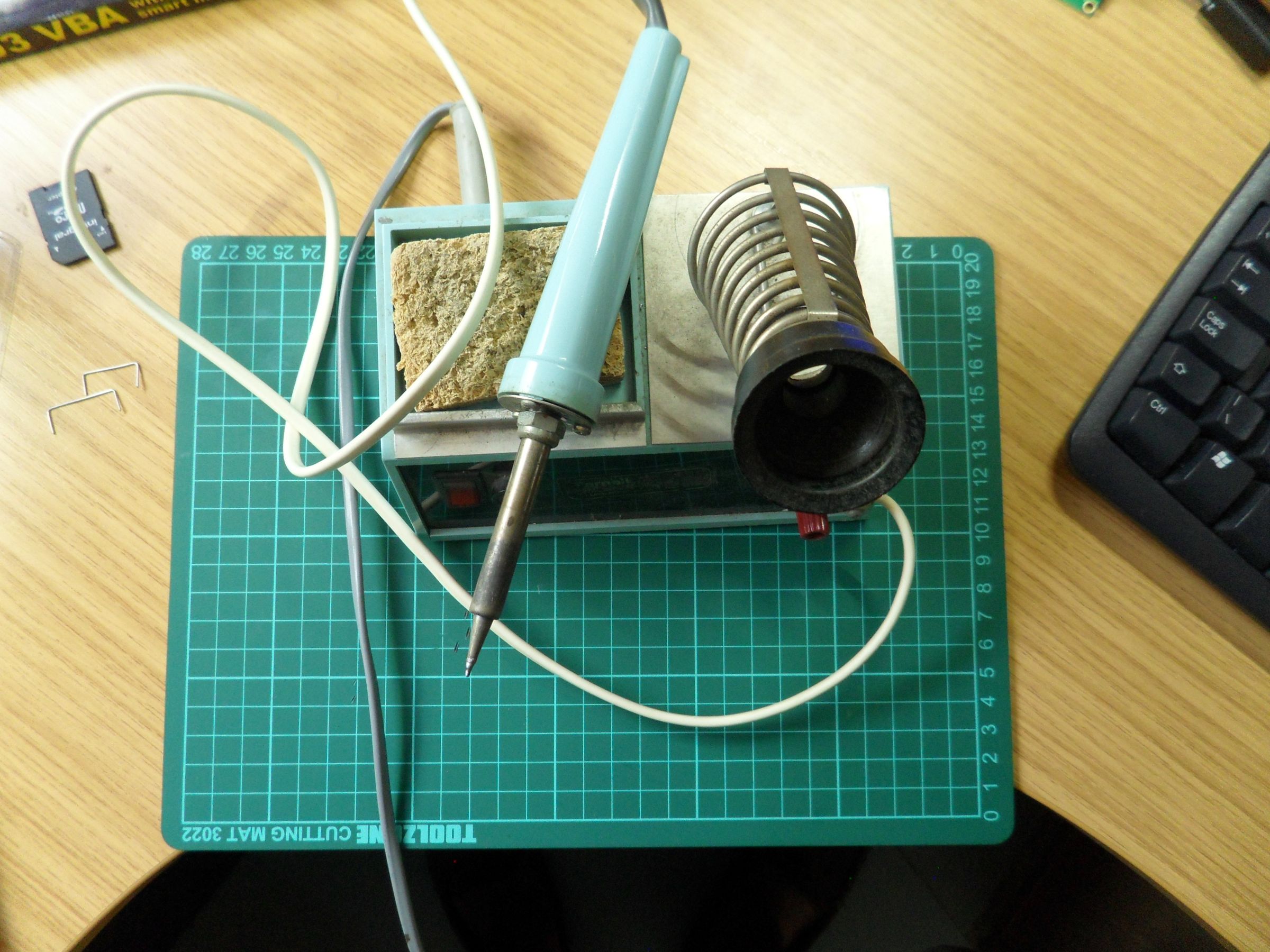 Practical Circuit Construction With Strip Board : 14 Steps (with ...