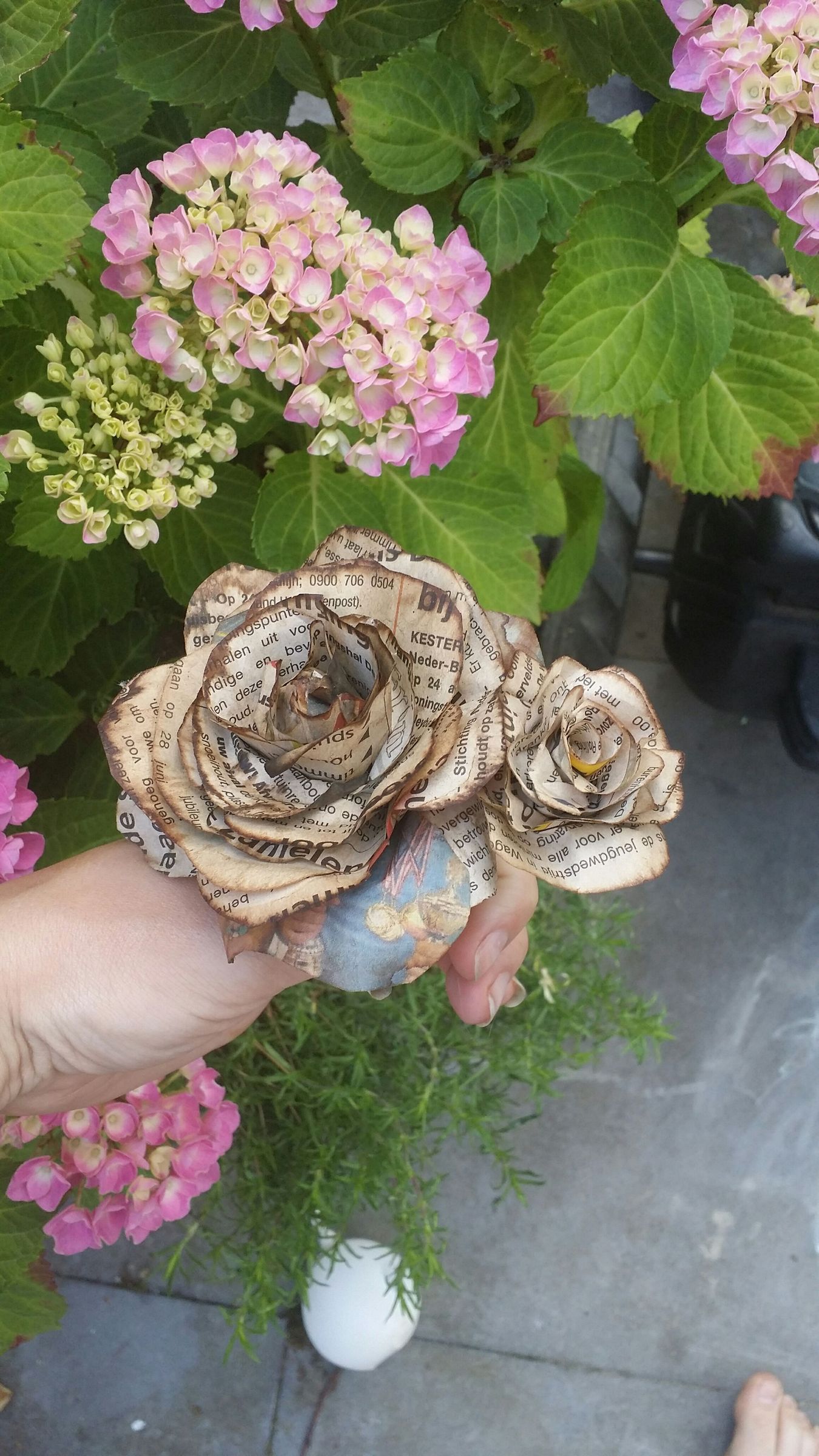 Newspaper Roses : 8 Steps - Instructables