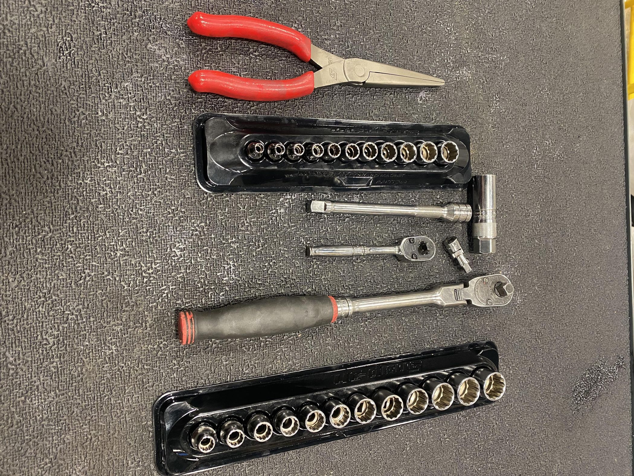 5.7 Hemi Valve Covers : 4 Steps - Instructables