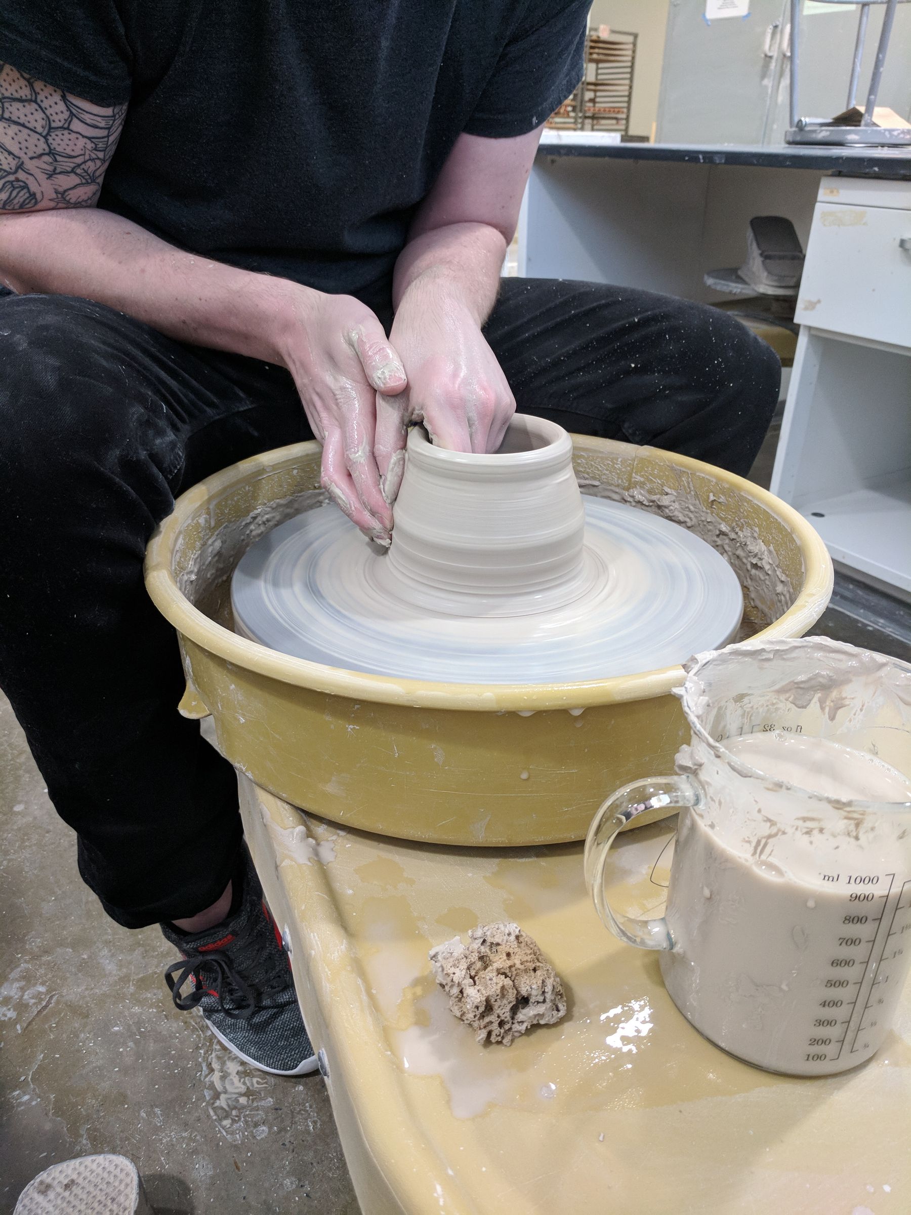 Throwing a Clay Cylinder on the Potters Wheel : 22 Steps (with Pictures ...