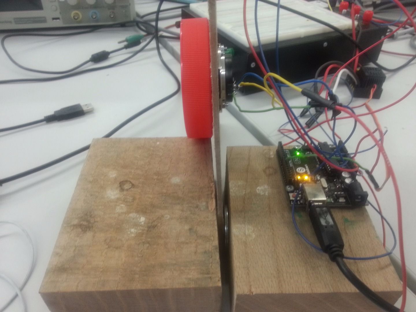 Inverted Pendulum Robot Using a Reaction Wheel : 6 Steps - Instructables