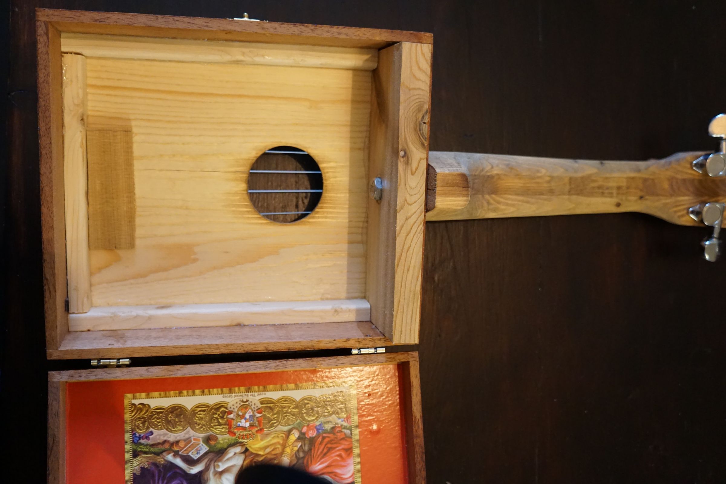 Simple Cigar Box Ukulele : 9 Steps (with Pictures) - Instructables