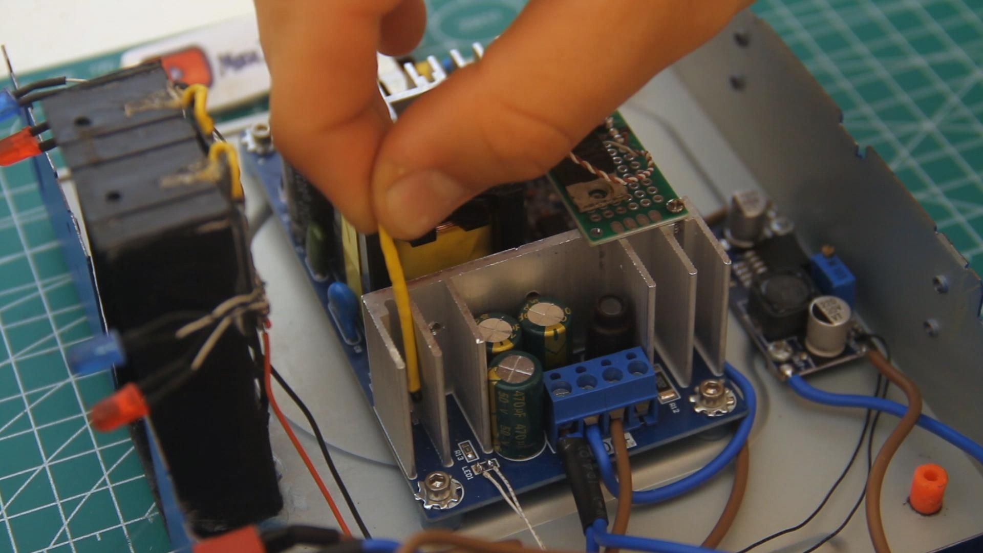 Build a Variable Lab Bench Power Supply : 22 Steps (with Pictures ...