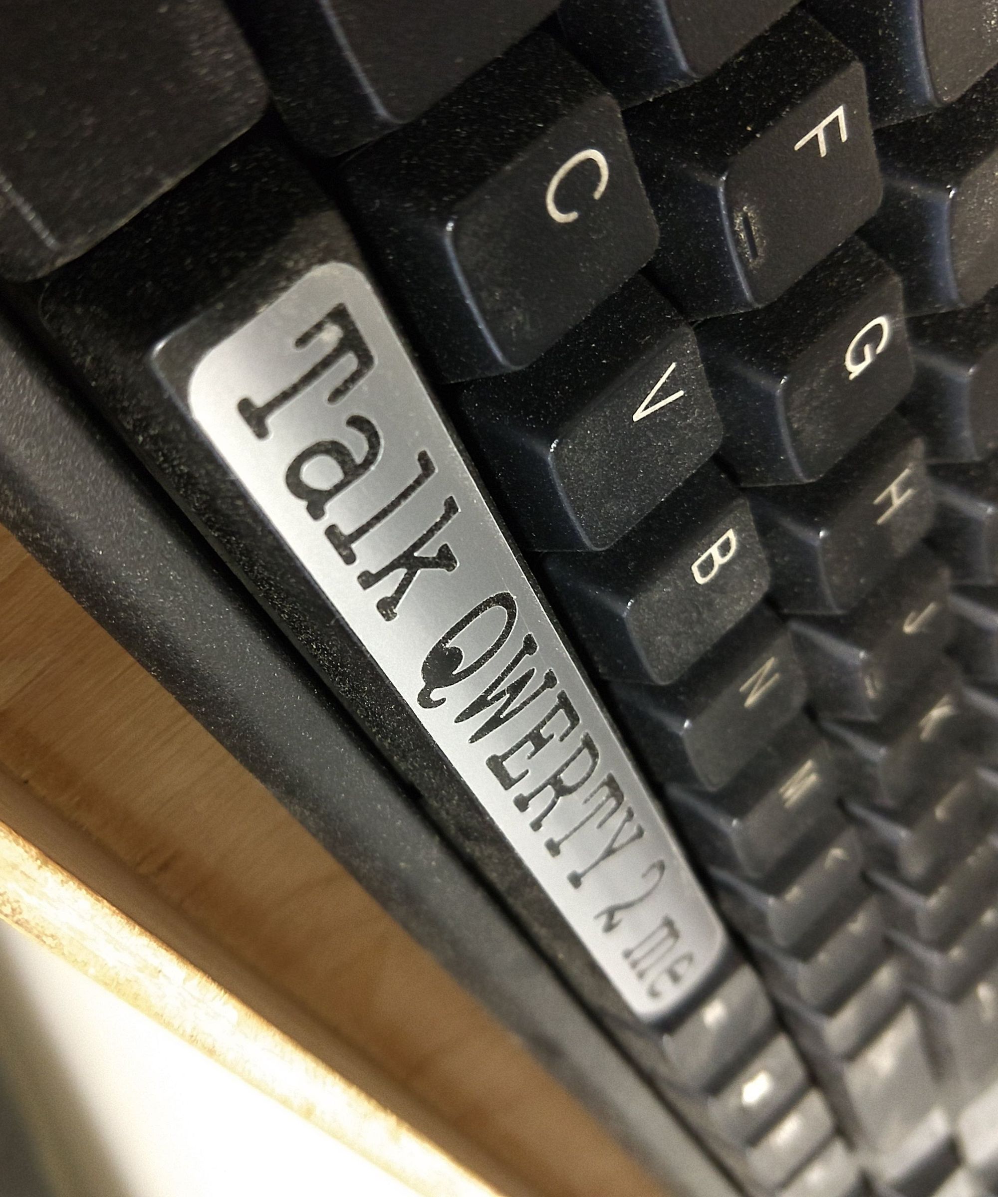 More Vinyl Techniques; Pimp My Keyboard : 4 Steps - Instructables