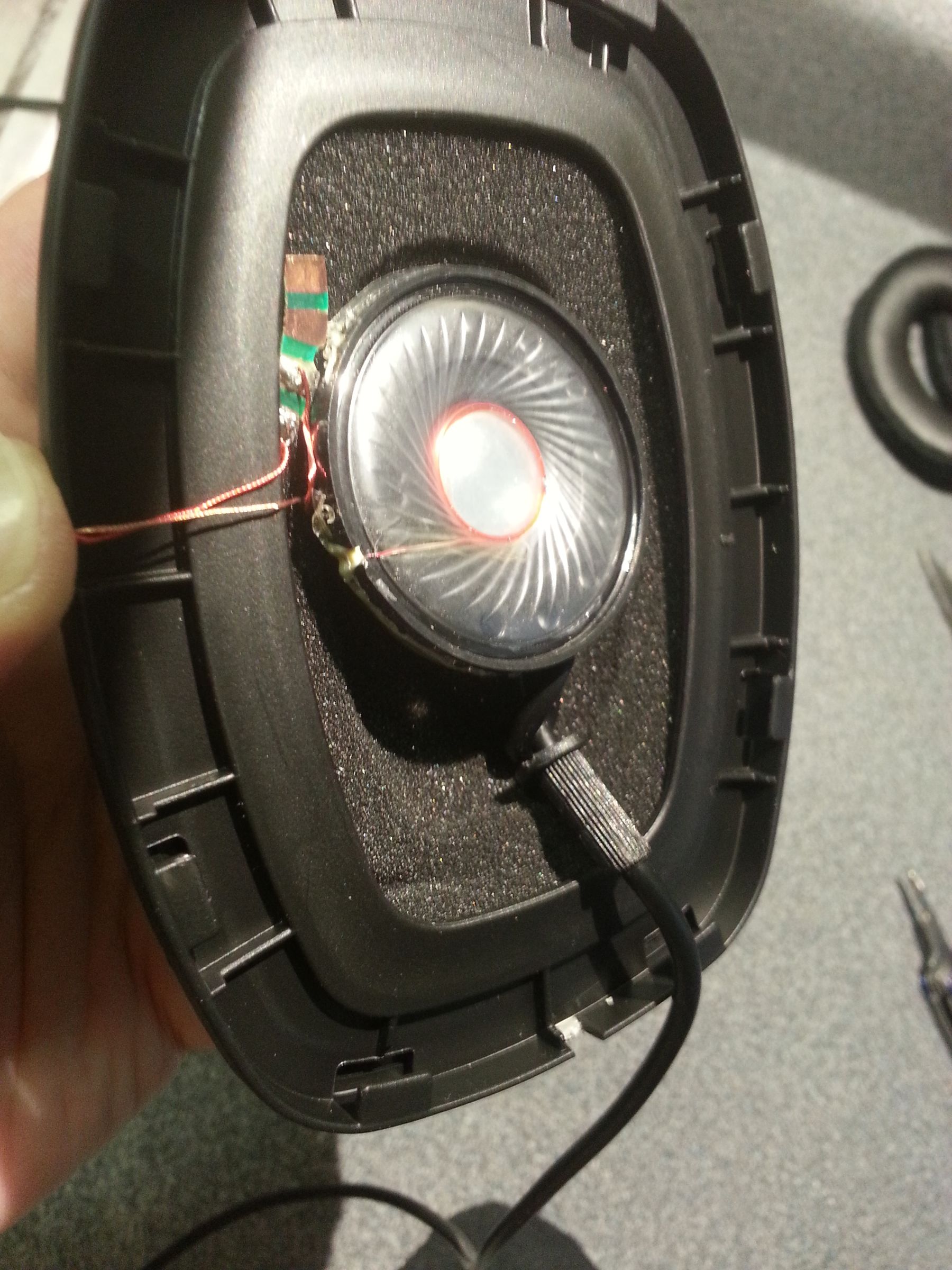 DIY Super-Noise-Canceling Headphones : 6 Steps - Instructables