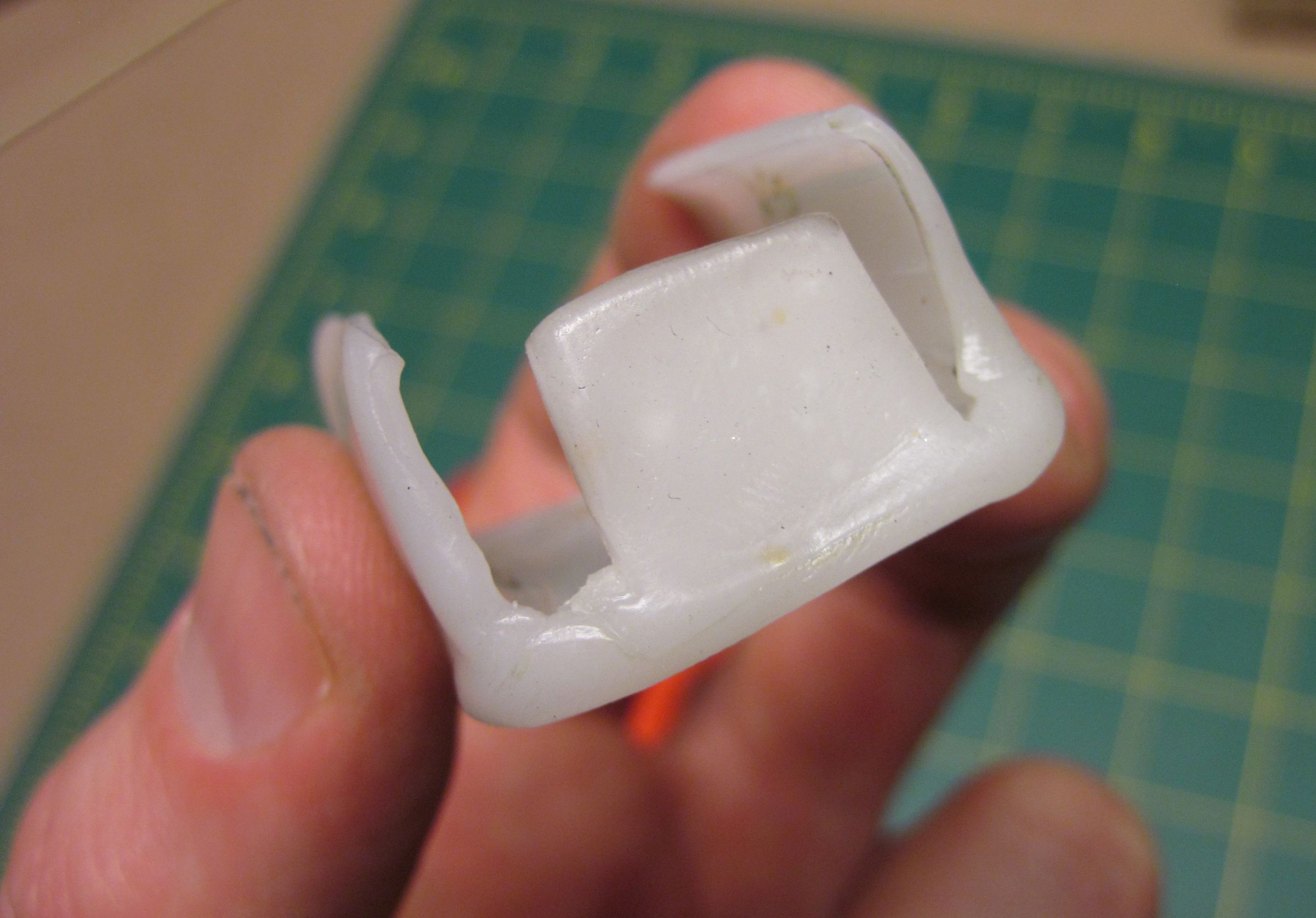 Custom Thermoplastic Battery Holder. : 6 Steps - Instructables