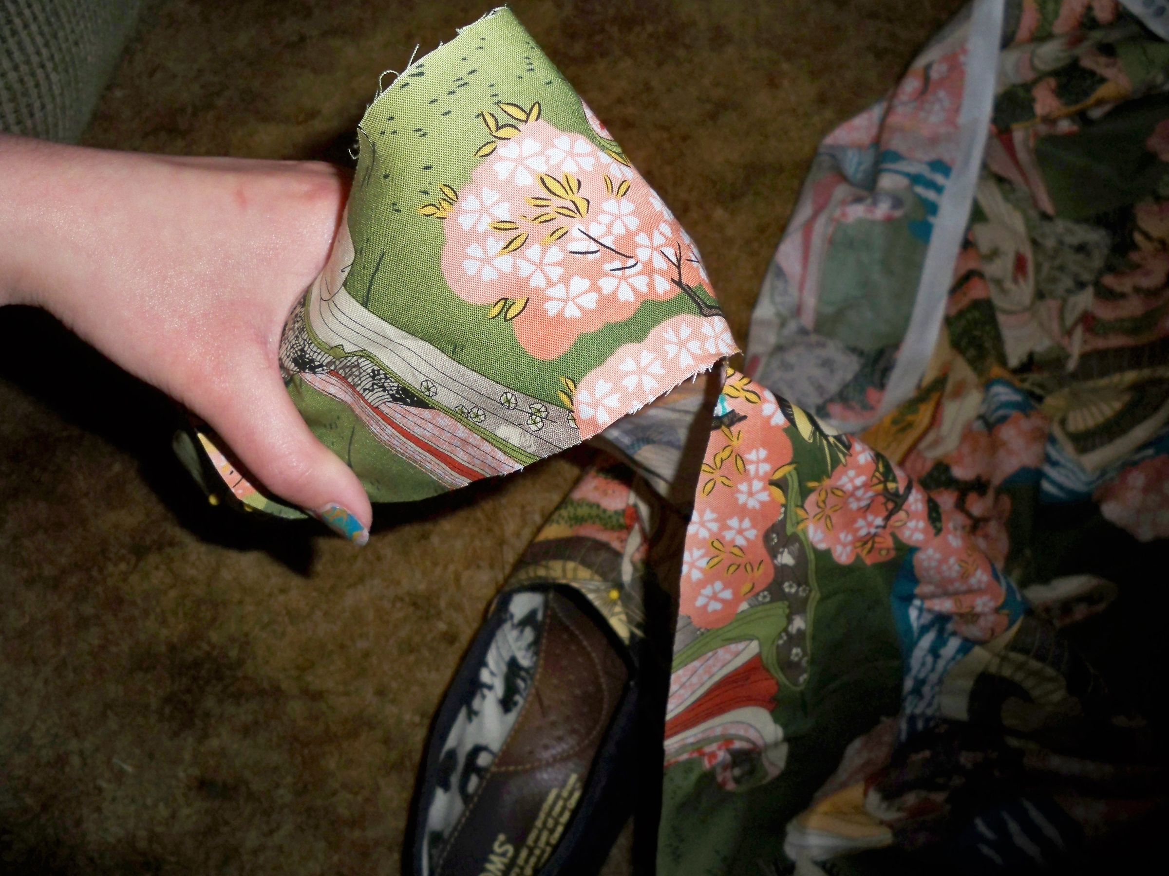 Customize Your Shoes! (Toms) : 3 Steps (with Pictures) - Instructables