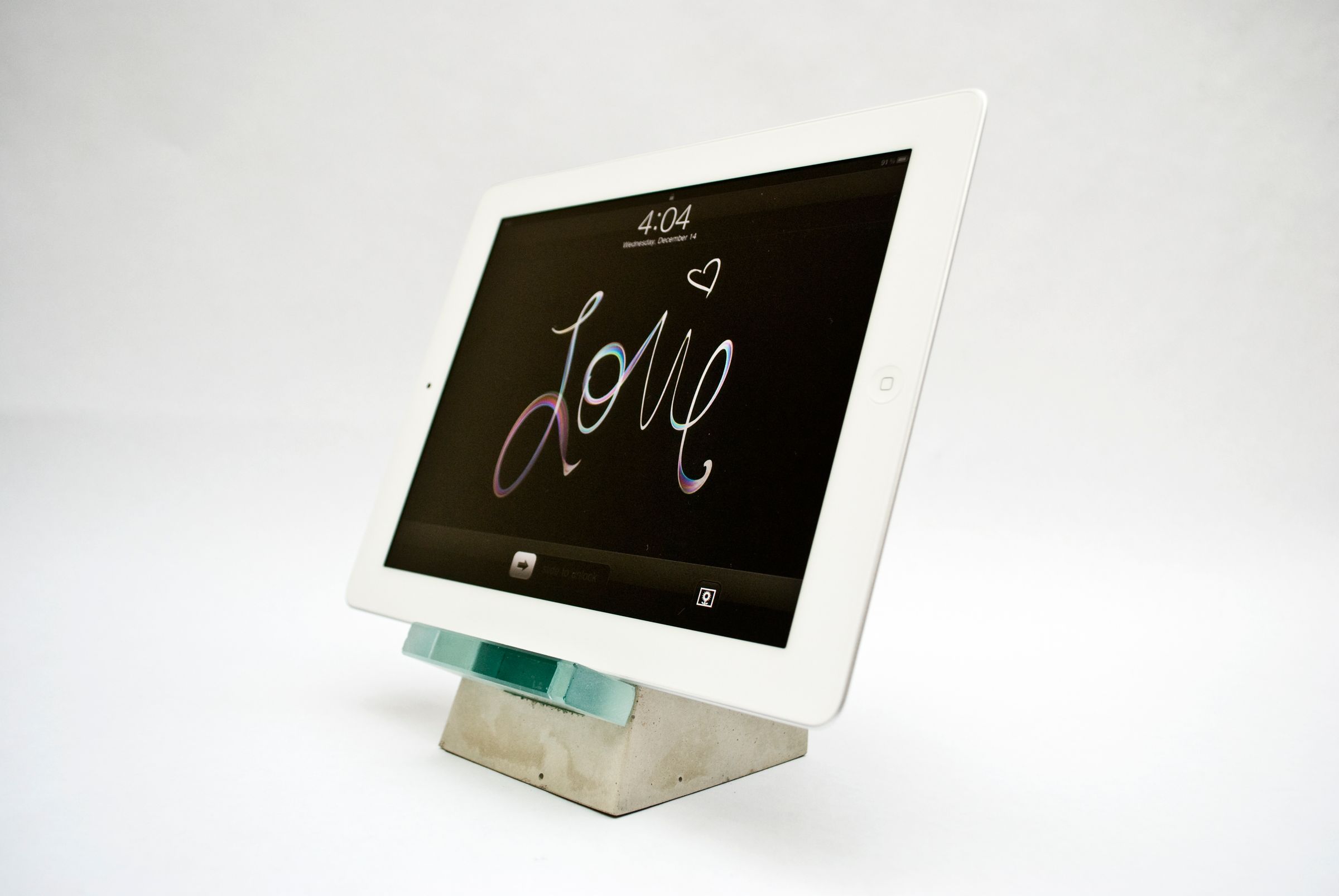 DIY CONCRETE :: Concrete IPad Stand : 6 Steps (with Pictures ...