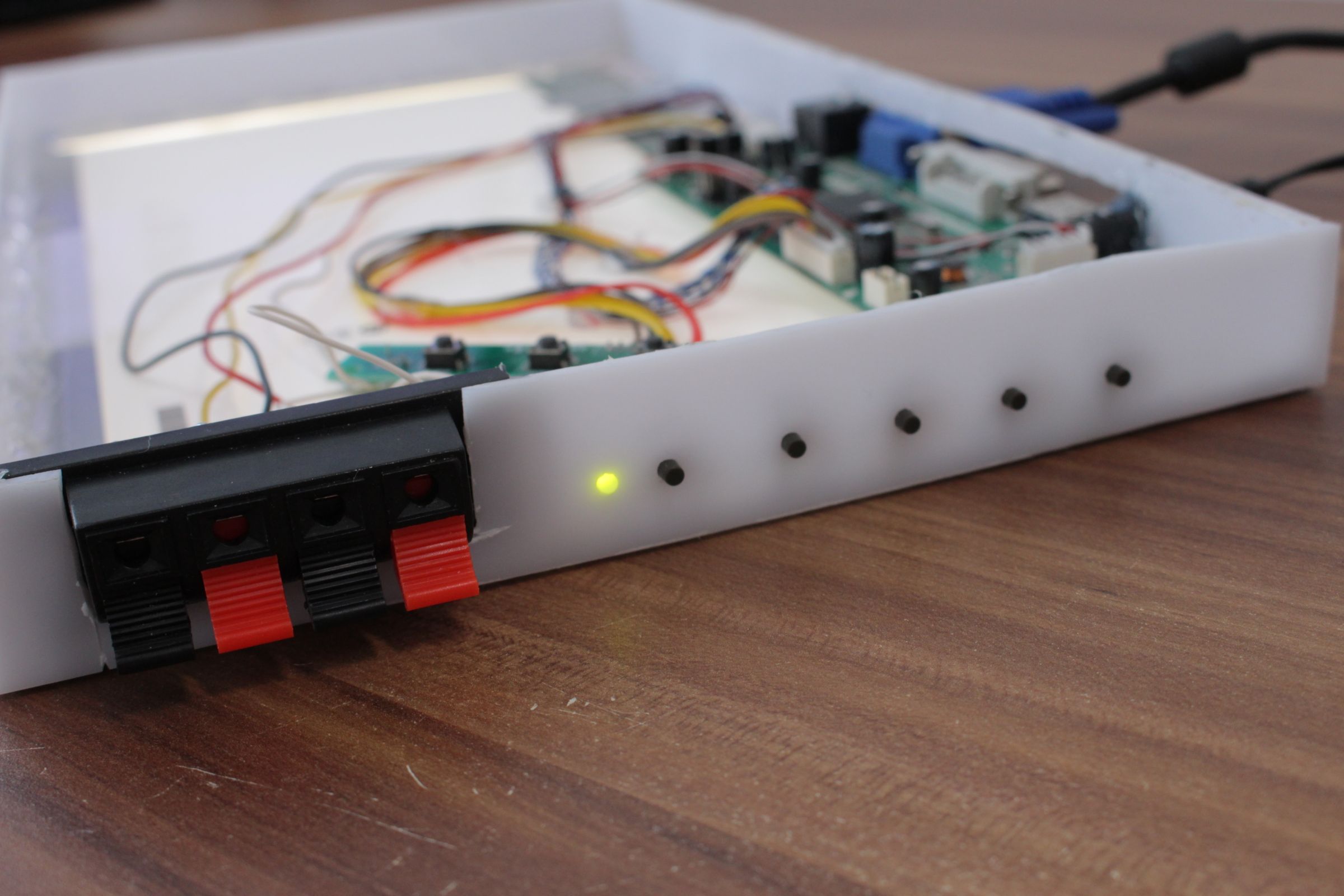 How to Reuse the Old LCD Screen of Your Broken Laptop : 4 Steps ...