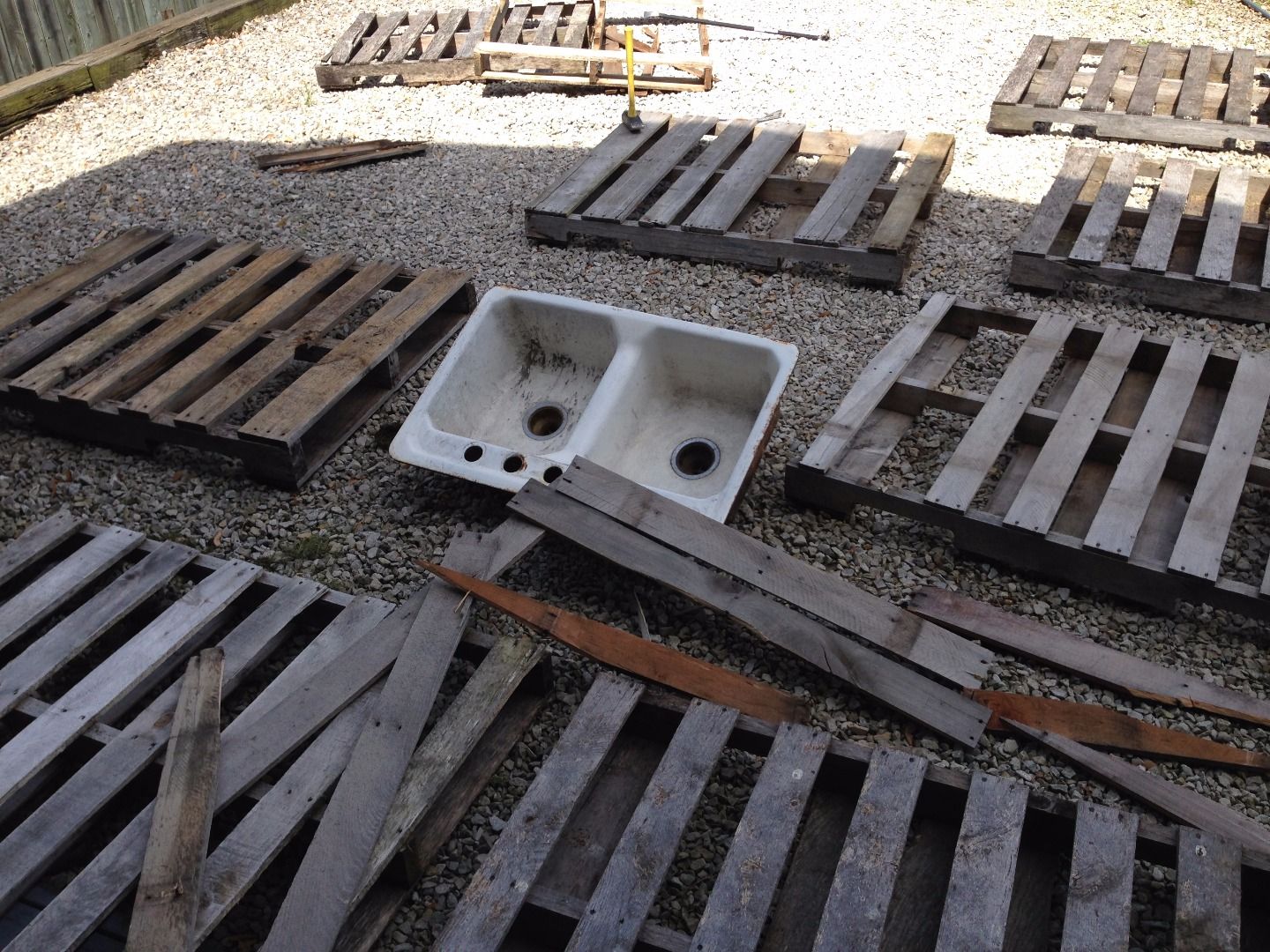 Pallet Potting Table! on the Quick! : 3 Steps - Instructables