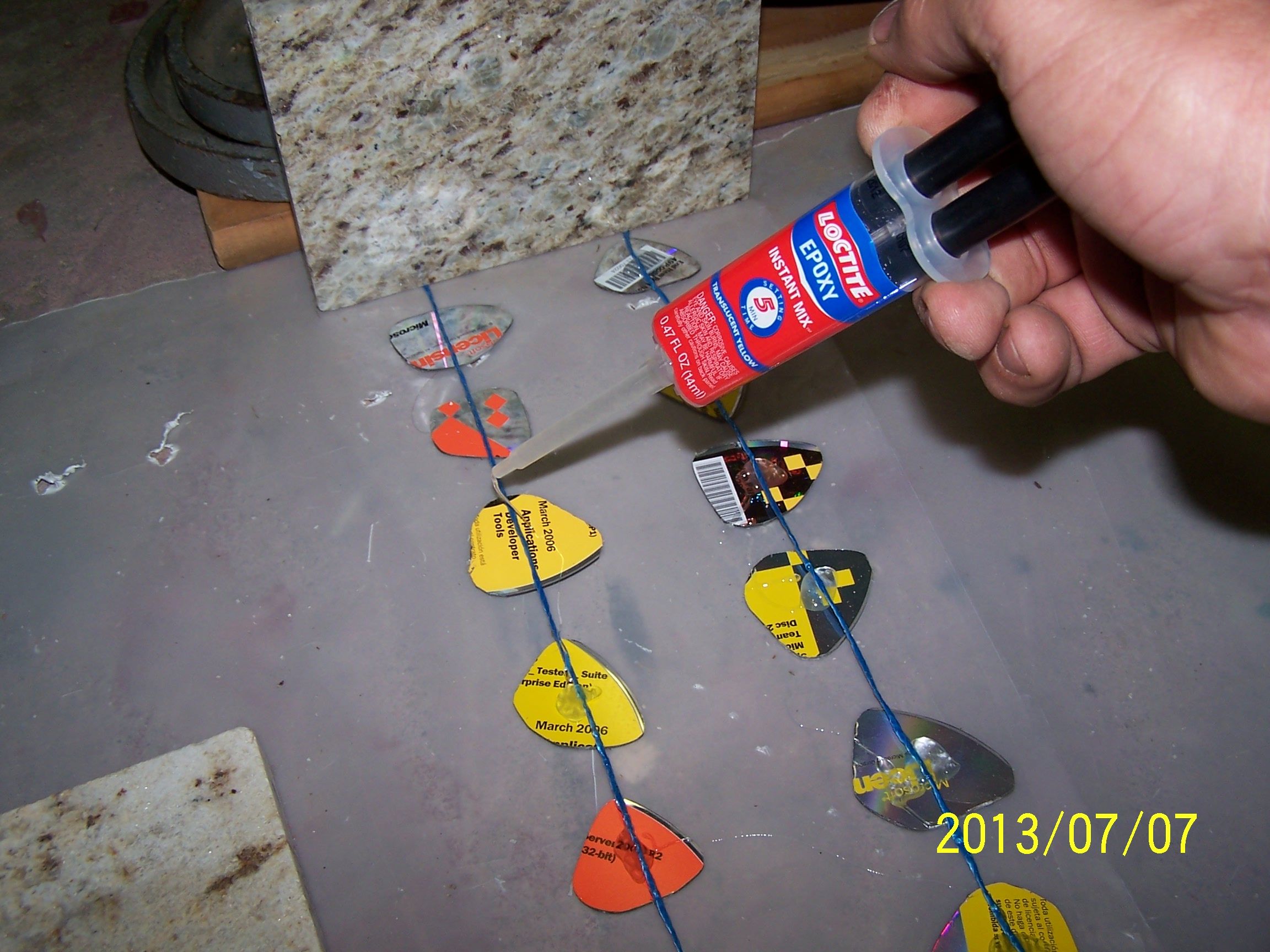 Bird Scarer From Old CDs : 5 Steps (with Pictures) - Instructables