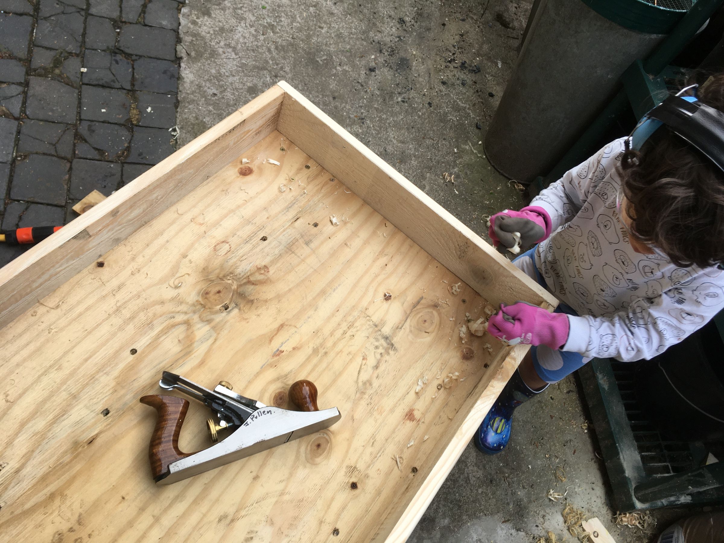 Quick & Cheap Outdoor Water Tray for Kids : 16 Steps (with Pictures ...