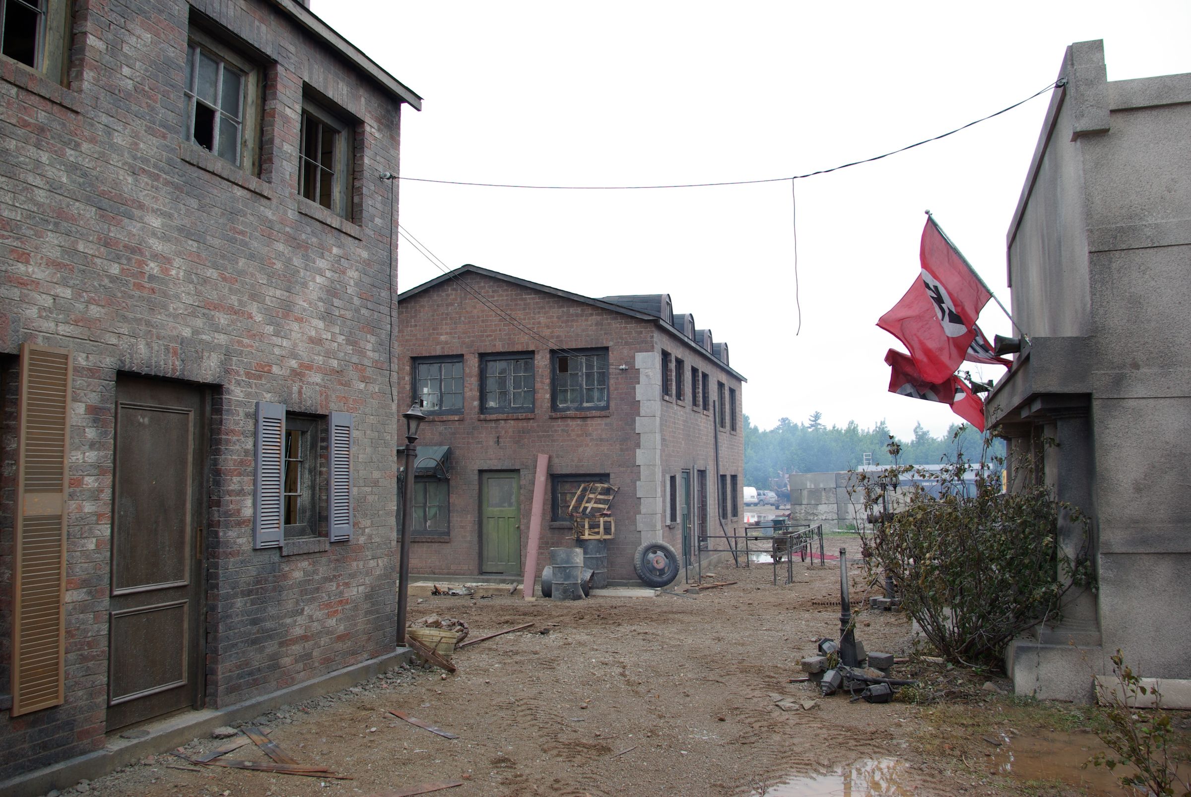 How to Build a Film Set (and How It Got Blown Up) : 5 Steps - Instructables