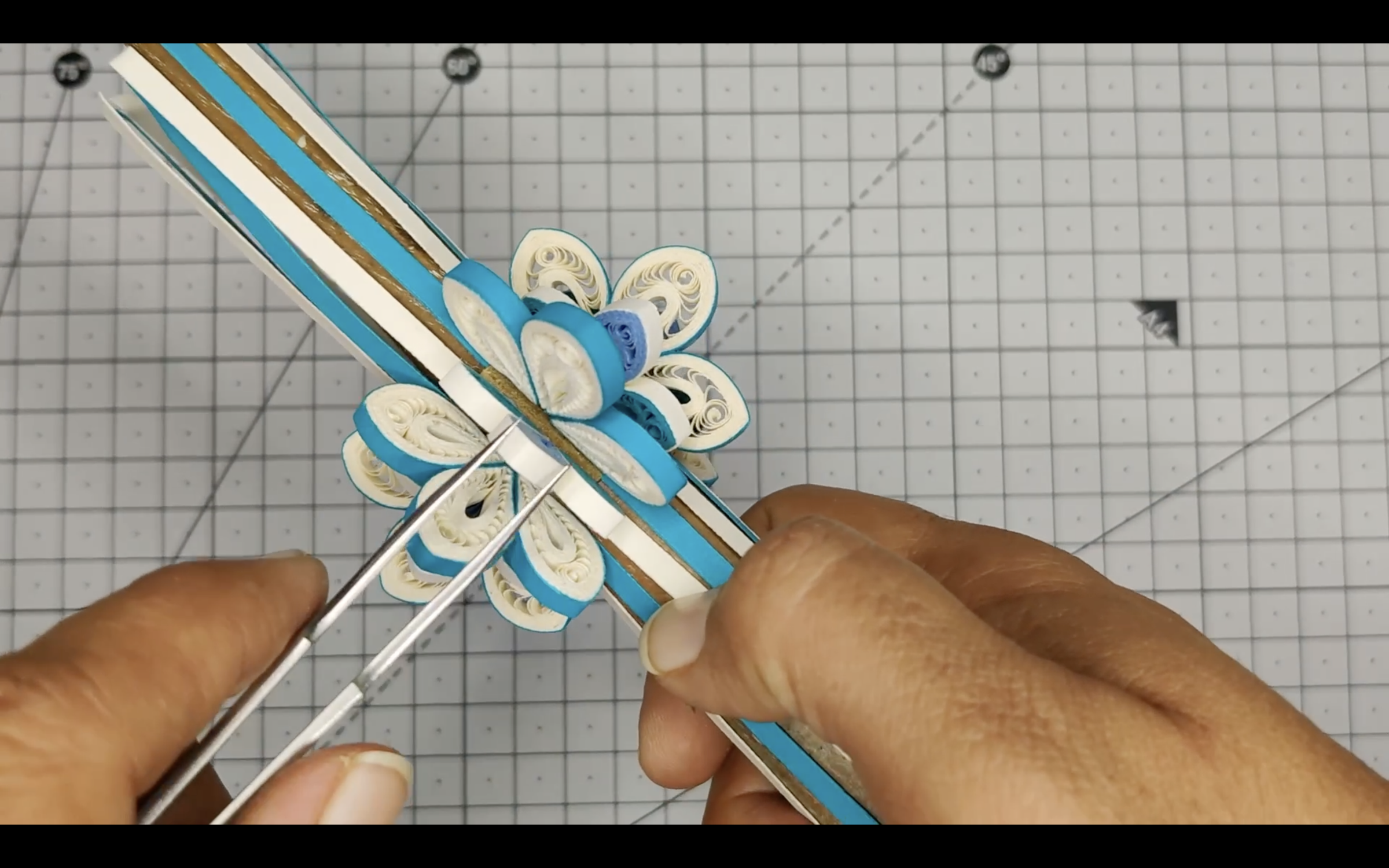 Paper Quilled Ornamental Dangler DIY : 13 Steps (with Pictures ...