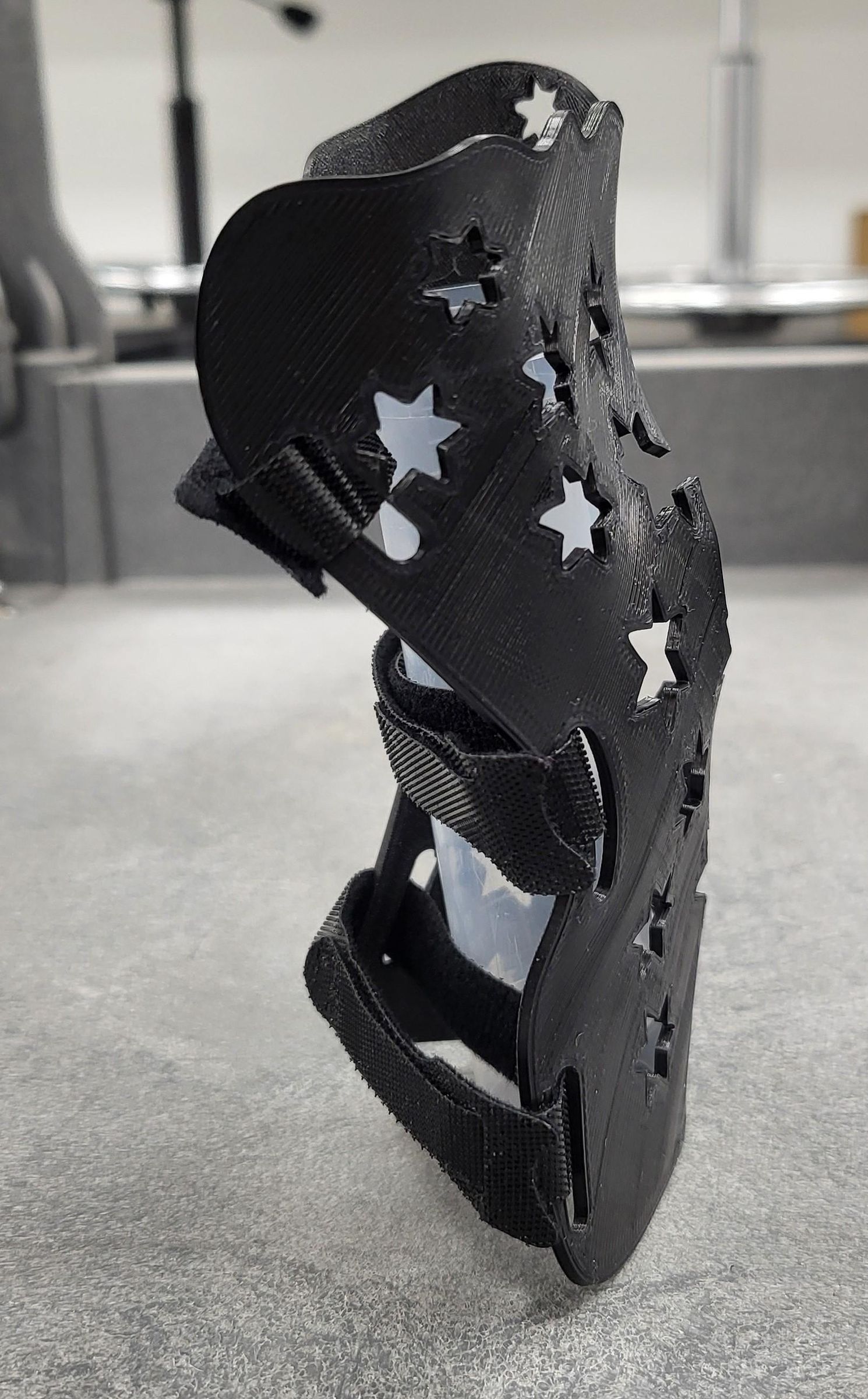 Adjustable Wrist Immobilization Brace Without 3D Scanner : 7 Steps ...