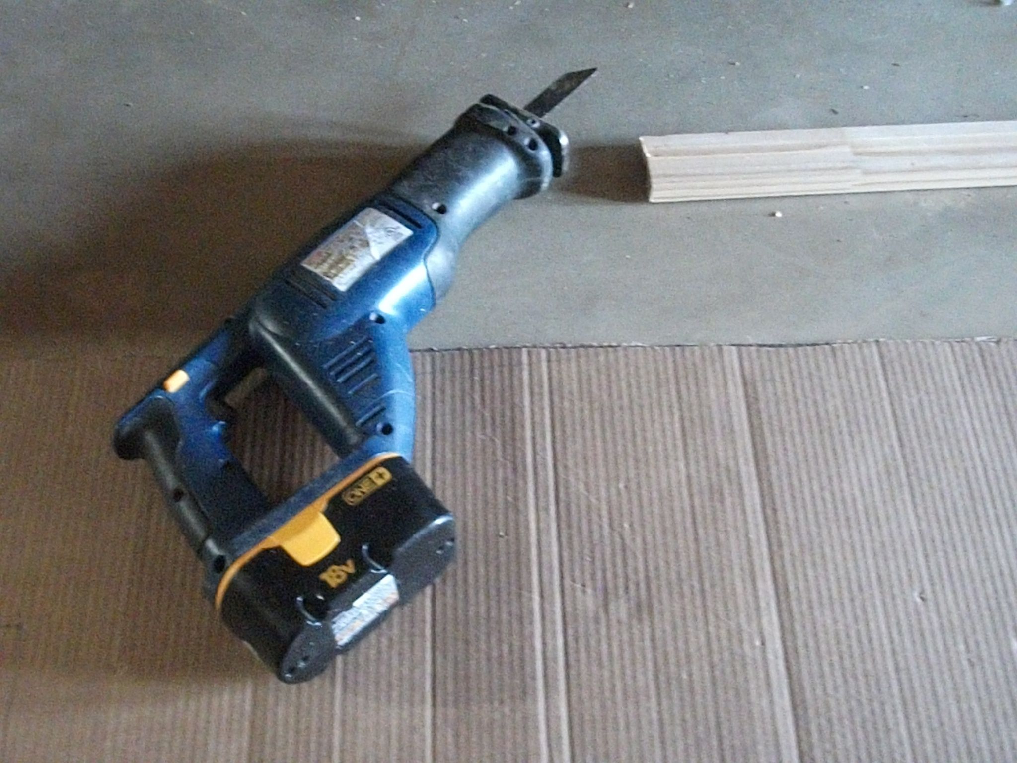 Cardboard Riot Shield : 9 Steps - Instructables