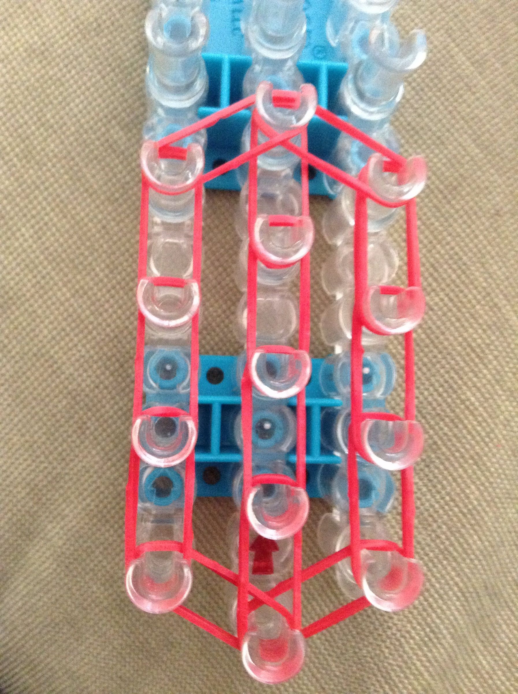 Rainbow Loom Goldfish Charm : 19 Steps (with Pictures) - Instructables