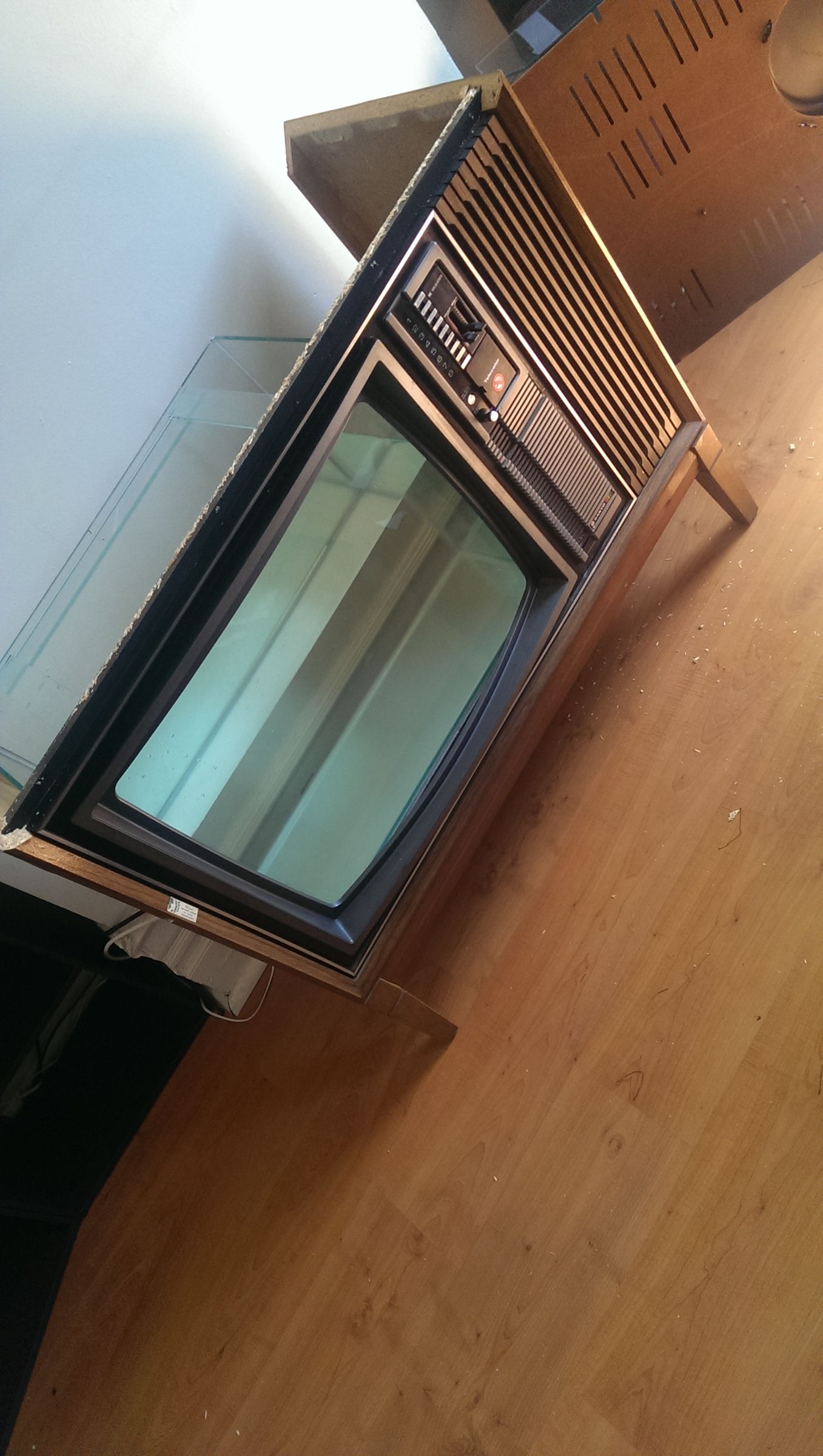 TV Fish Tank \ Aquarium : 5 Steps - Instructables