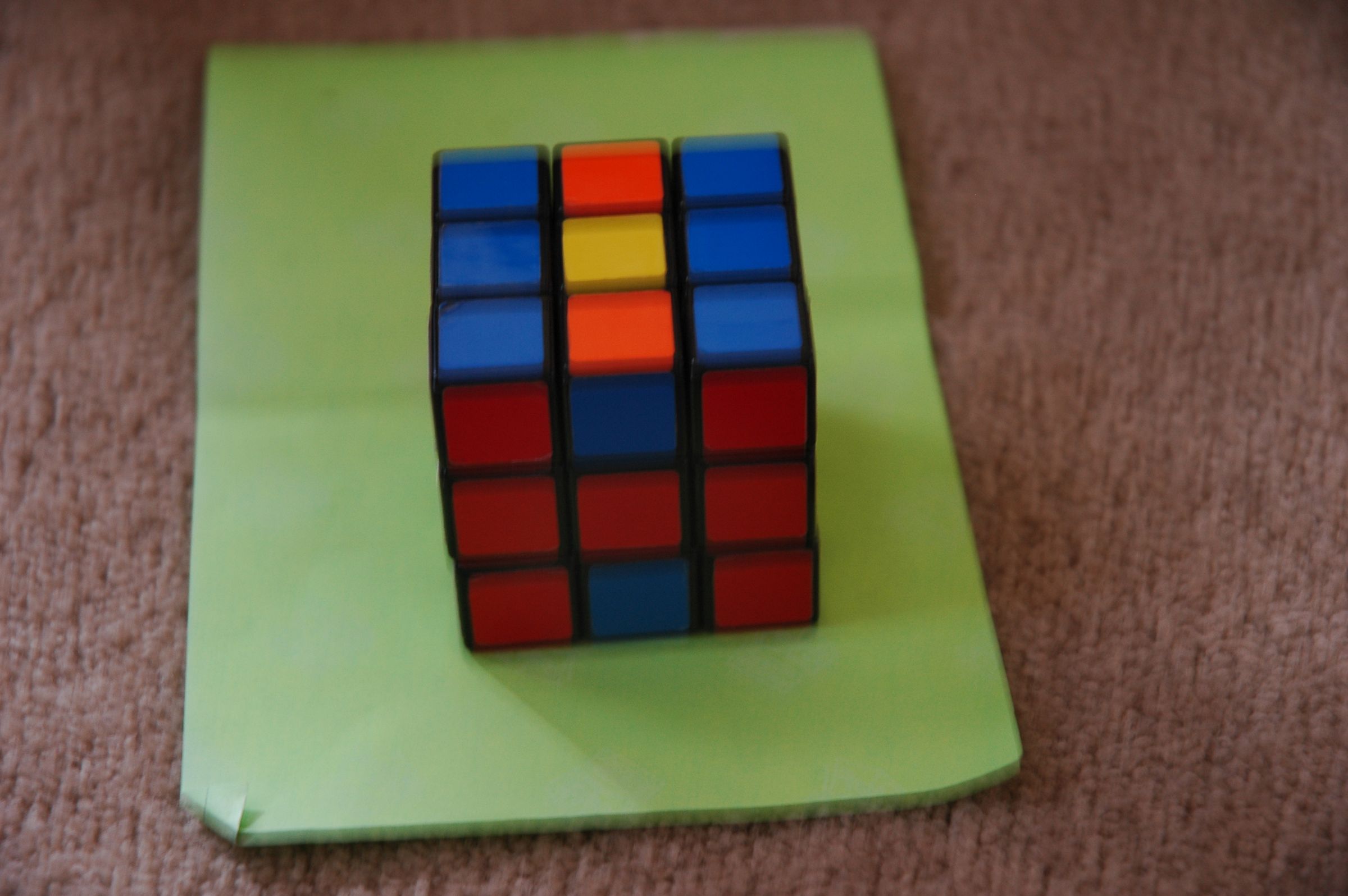 Rubik's Cube Tricks-center Piece. : 6 Steps - Instructables