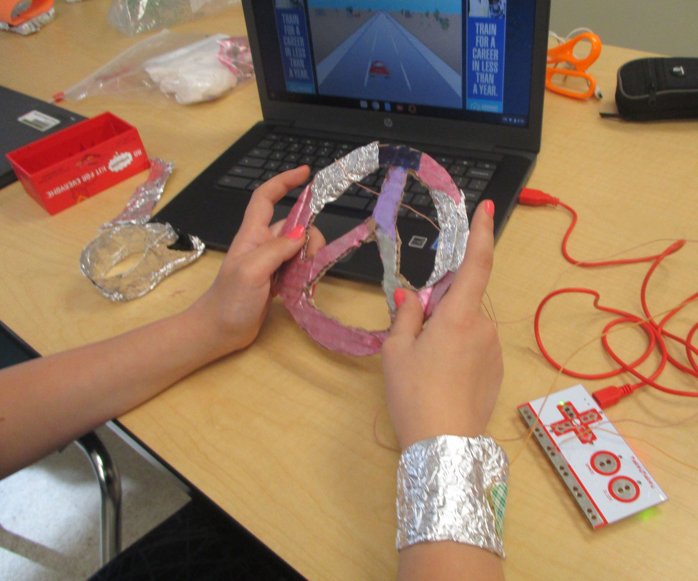 Makey Makey Christmas Cards - Instructables