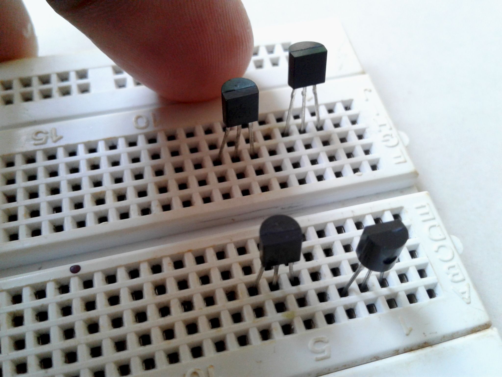 BCD Counter Using Discrete TRANSISTORS : 16 Steps - Instructables