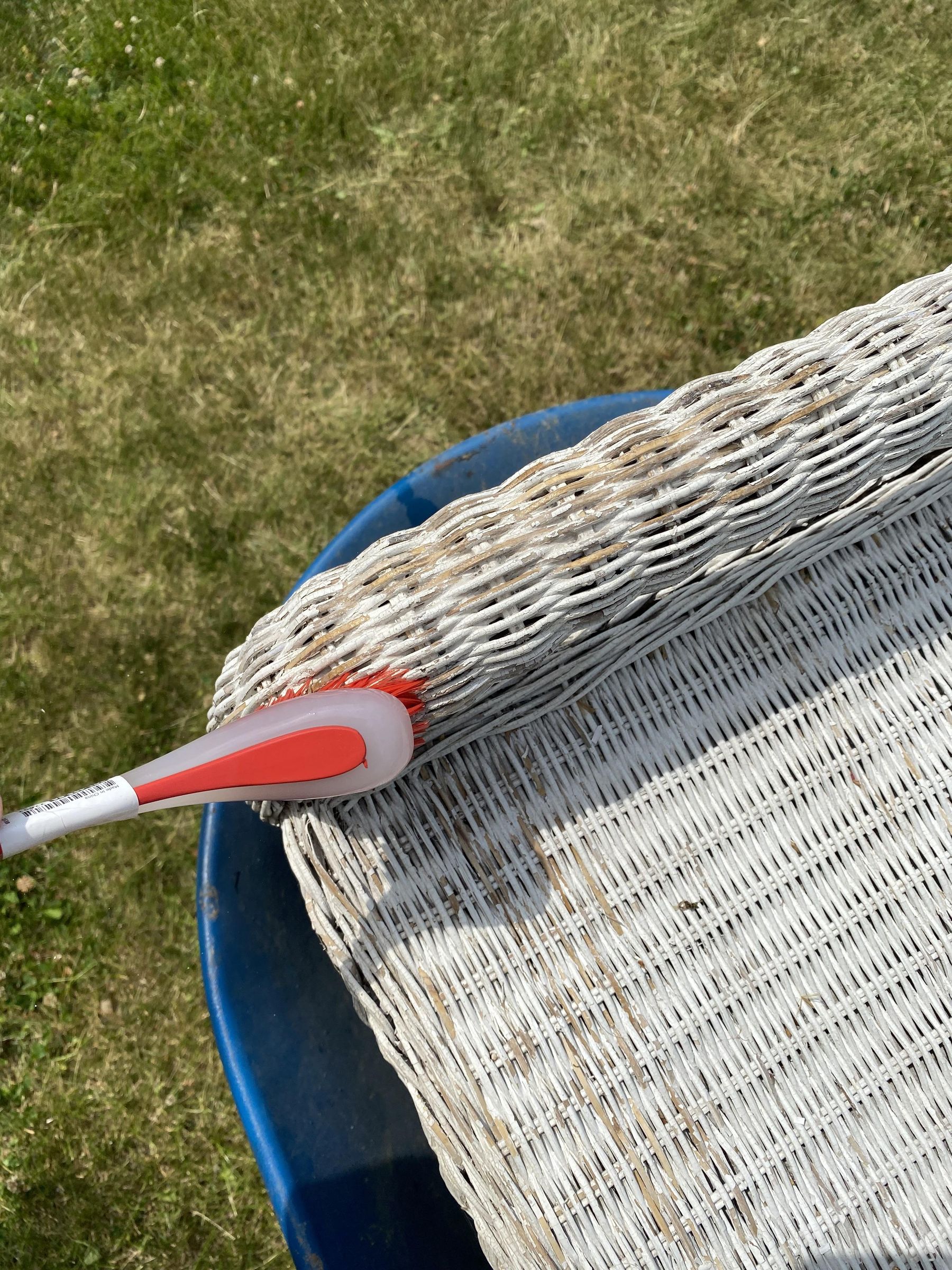 Clean and Repaint Your Old Wicker Furniture : 8 Steps (with Pictures ...
