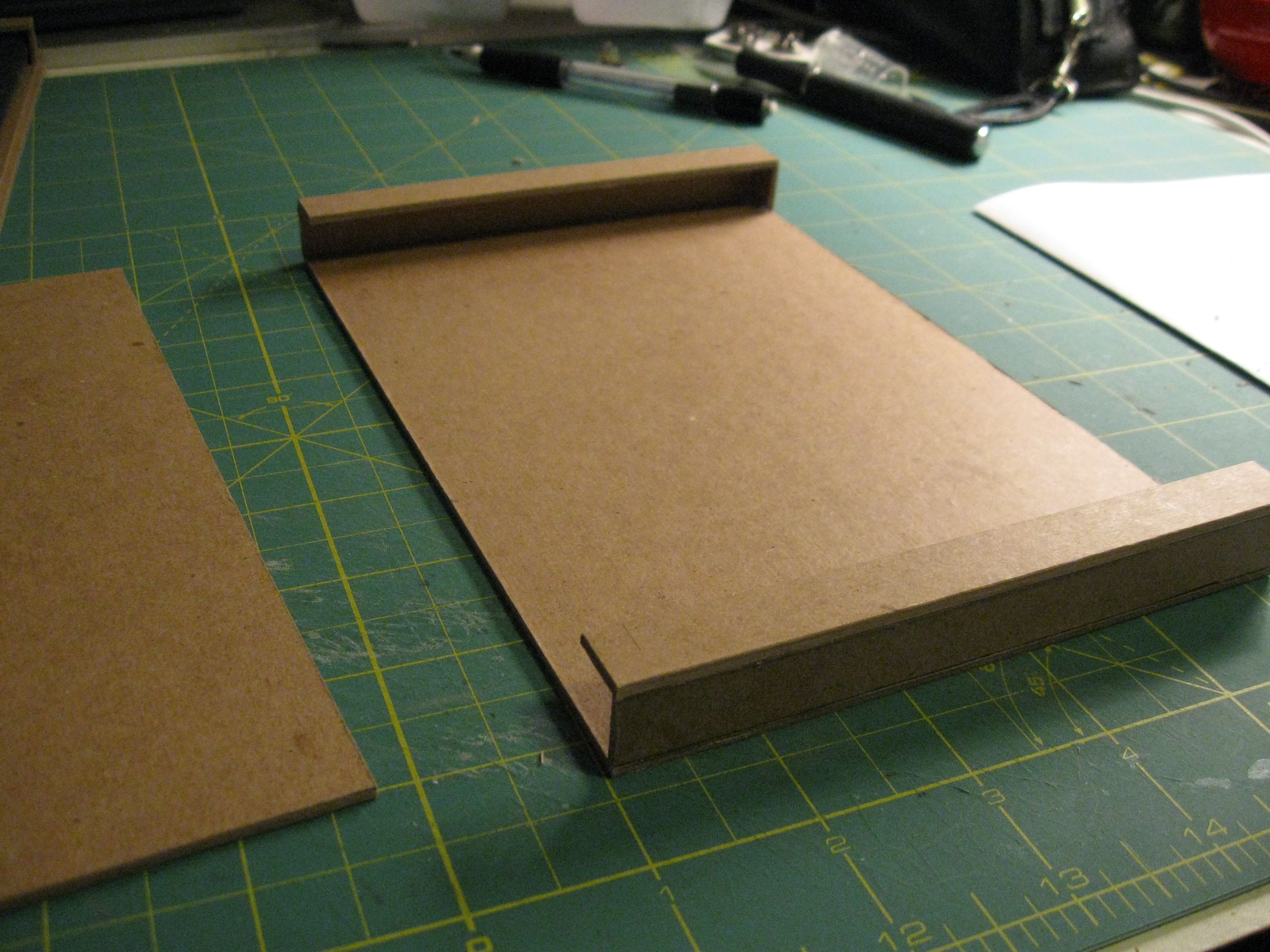 Kindle Cover W/ Magnetic Closure - Instructables