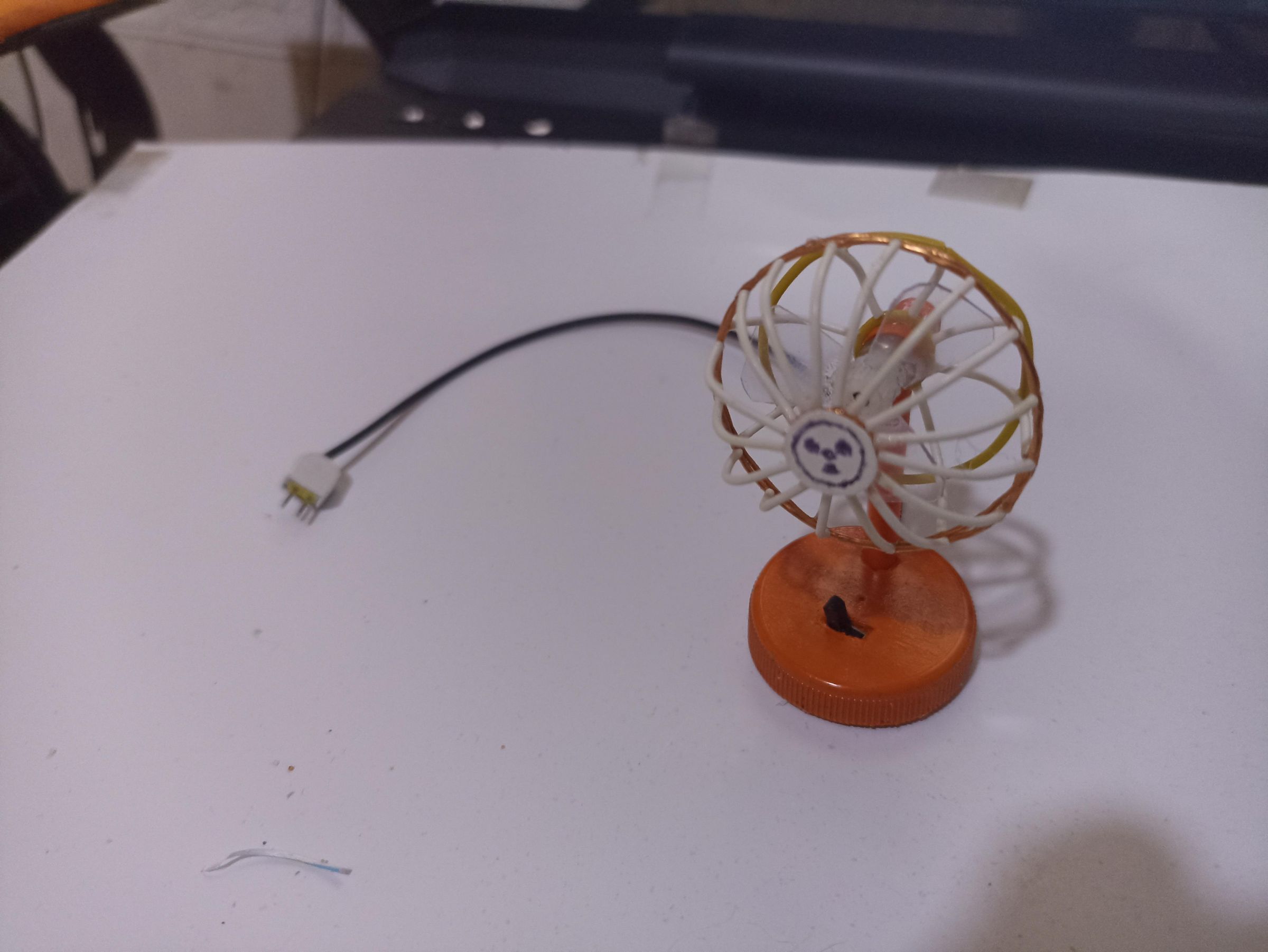 Working Tiny Fan With a Power Wall Plug : 7 Steps (with Pictures ...