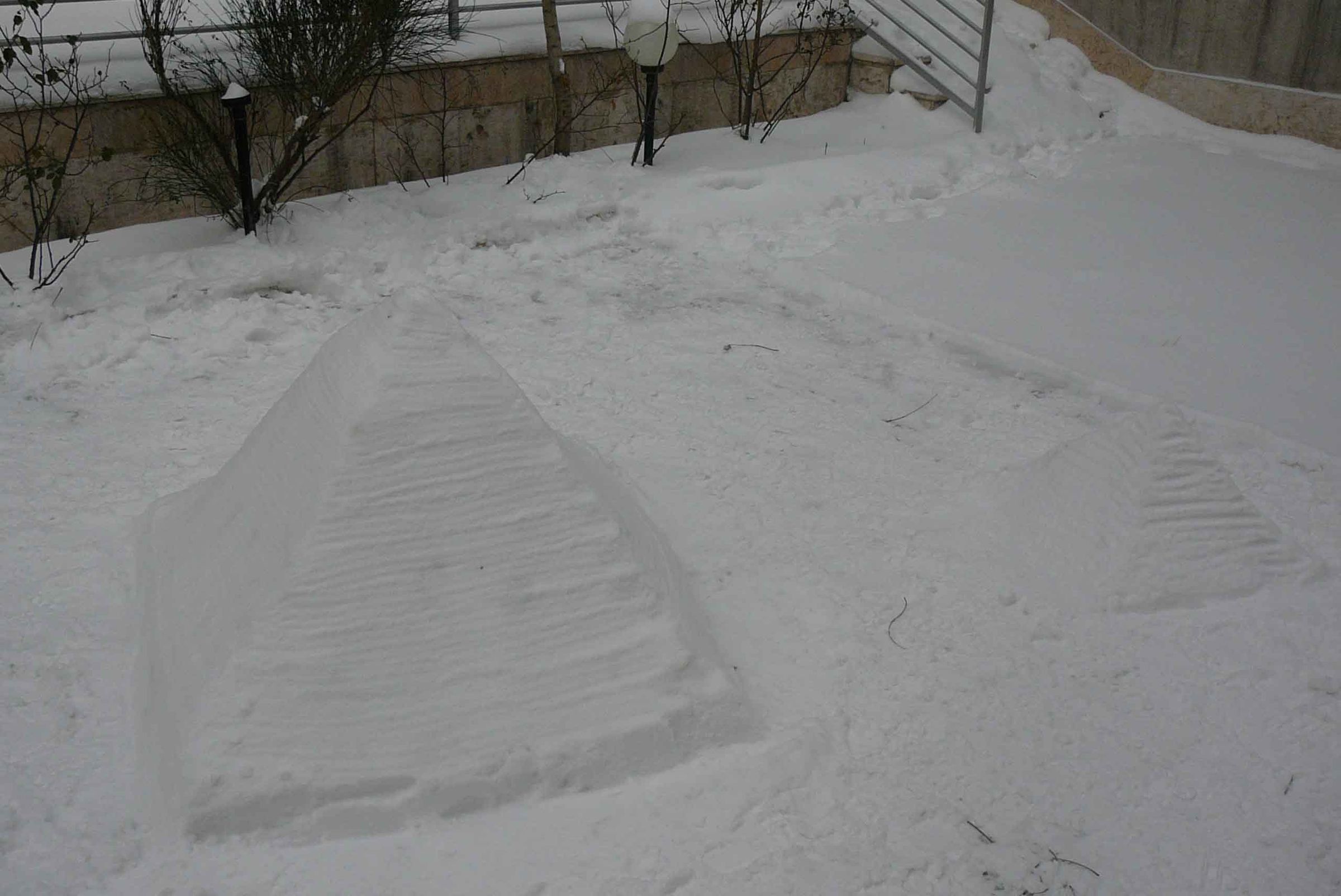 Making the "Pyramids of Giza" Out of Snow : 5 Steps - Instructables