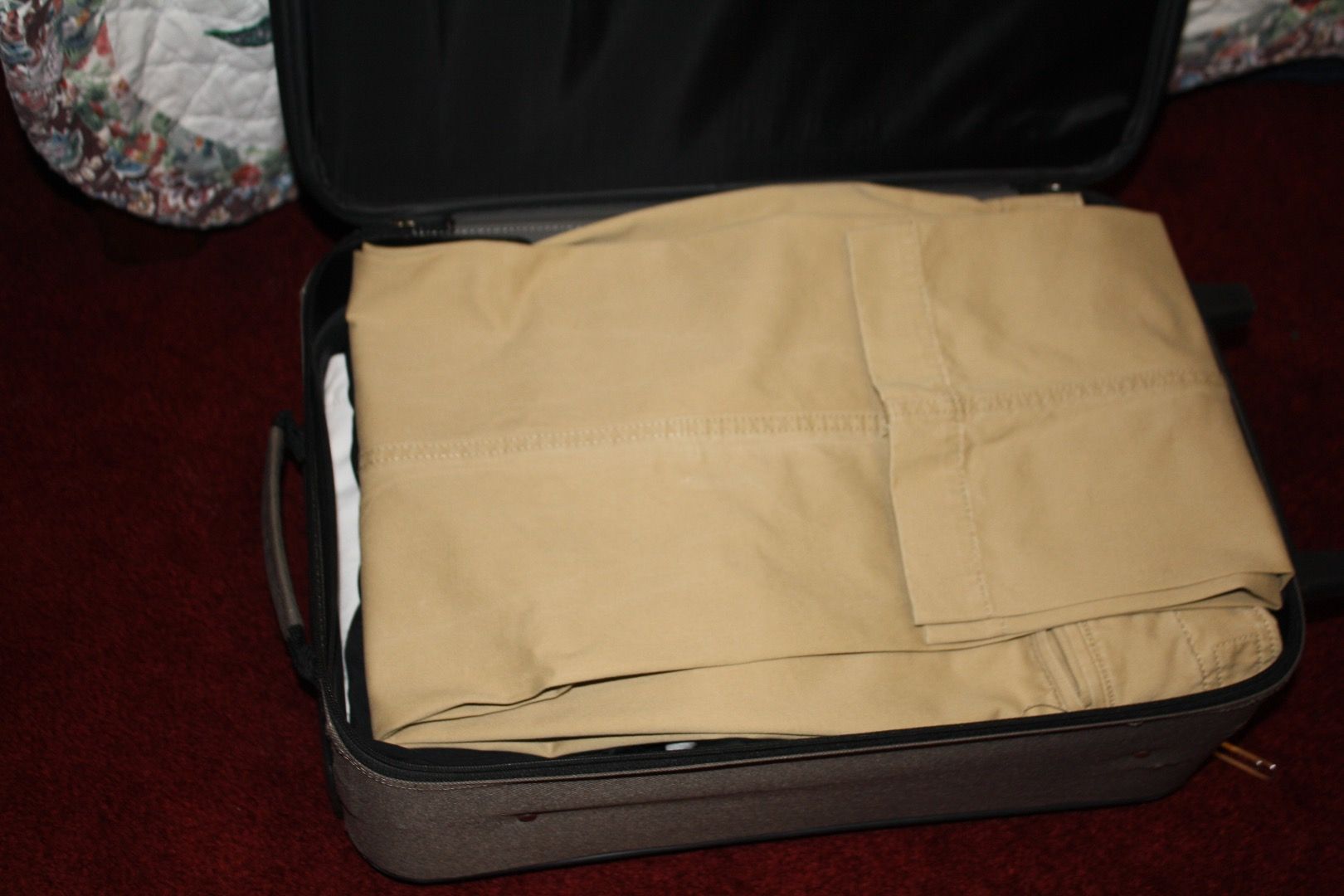 Packing a Suitcase - How To : 8 Steps - Instructables