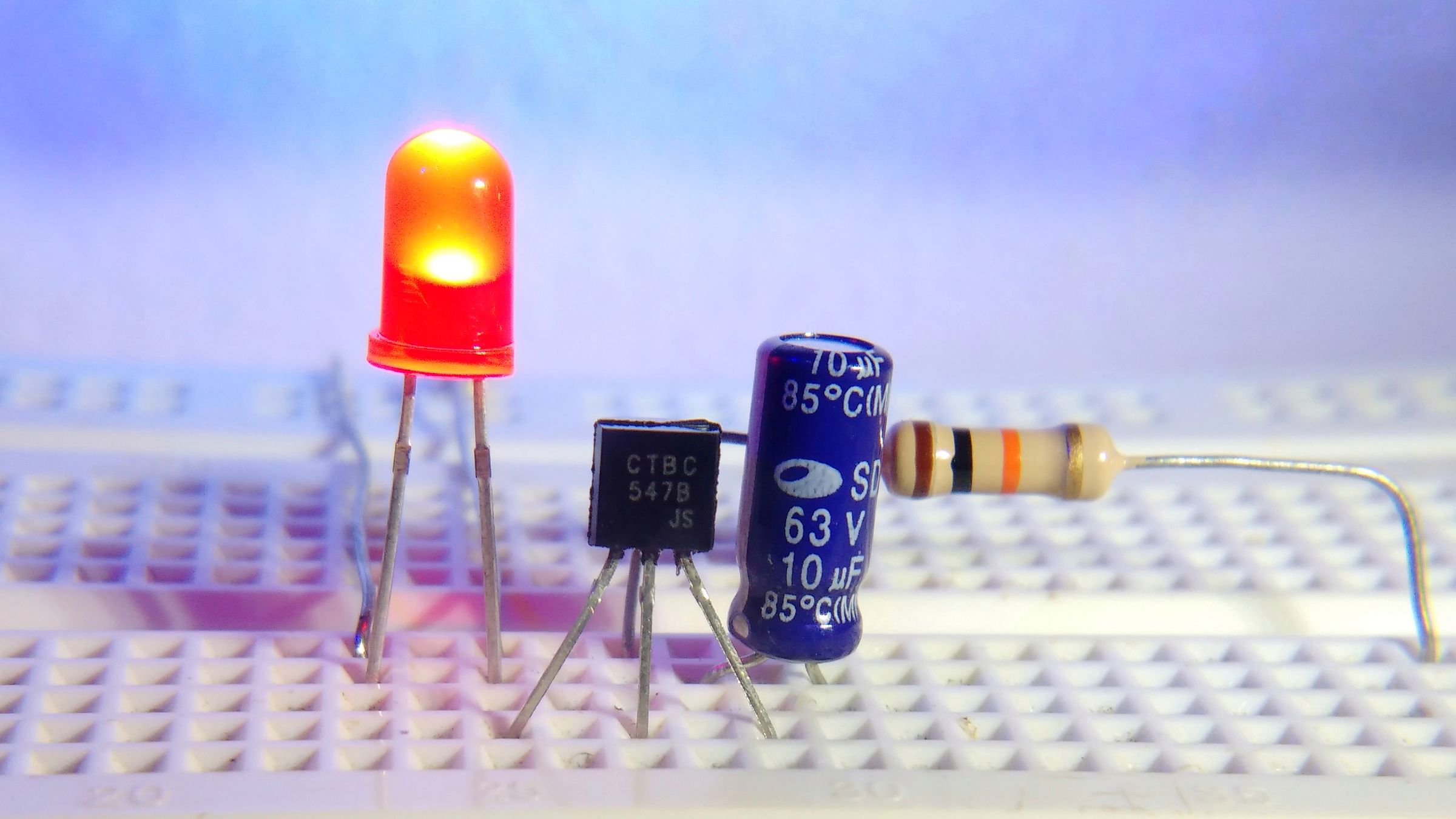 3 EASY TRANSISTOR PROJECTS FOR BEGINNERS : 5 Steps - Instructables