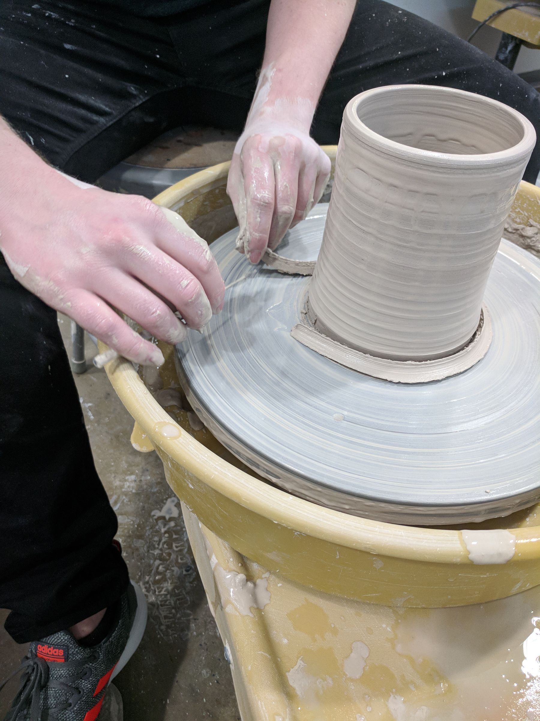 Throwing a Clay Cylinder on the Potters Wheel : 22 Steps (with Pictures ...