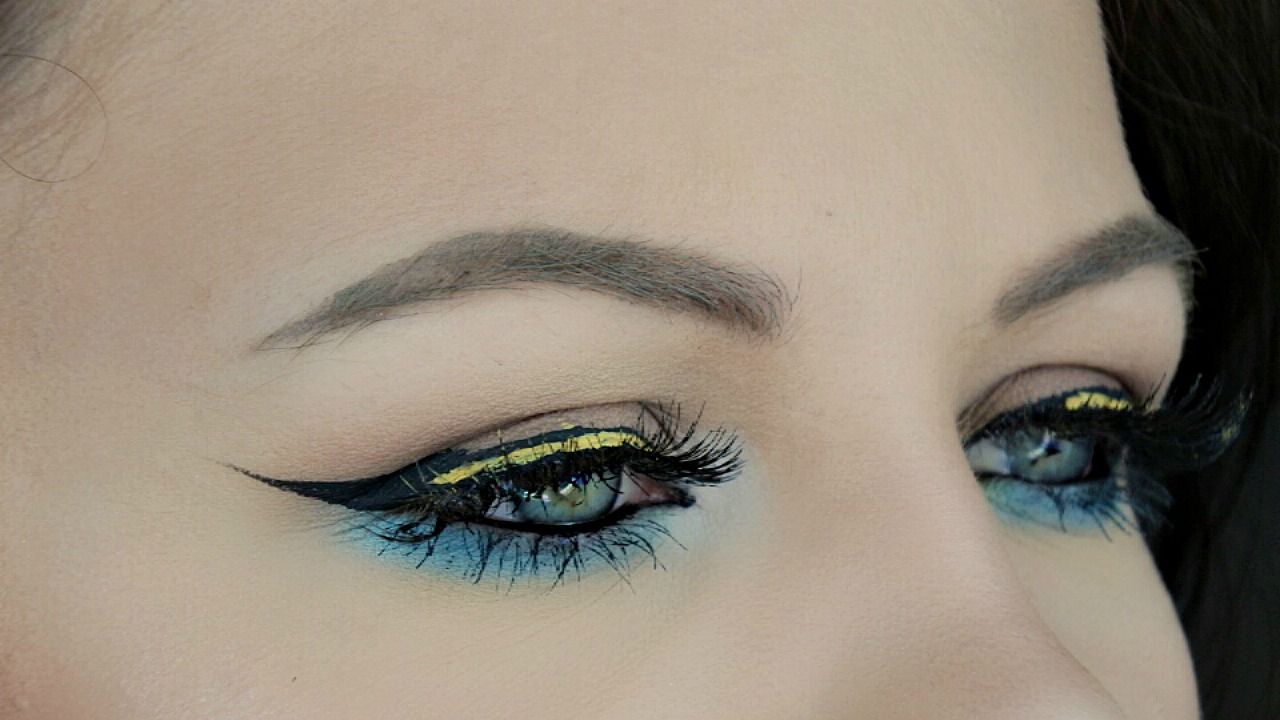 Colourful Clubbing Makeup Tutorial | DANIELLE SCOTT : 5 Steps (with ...