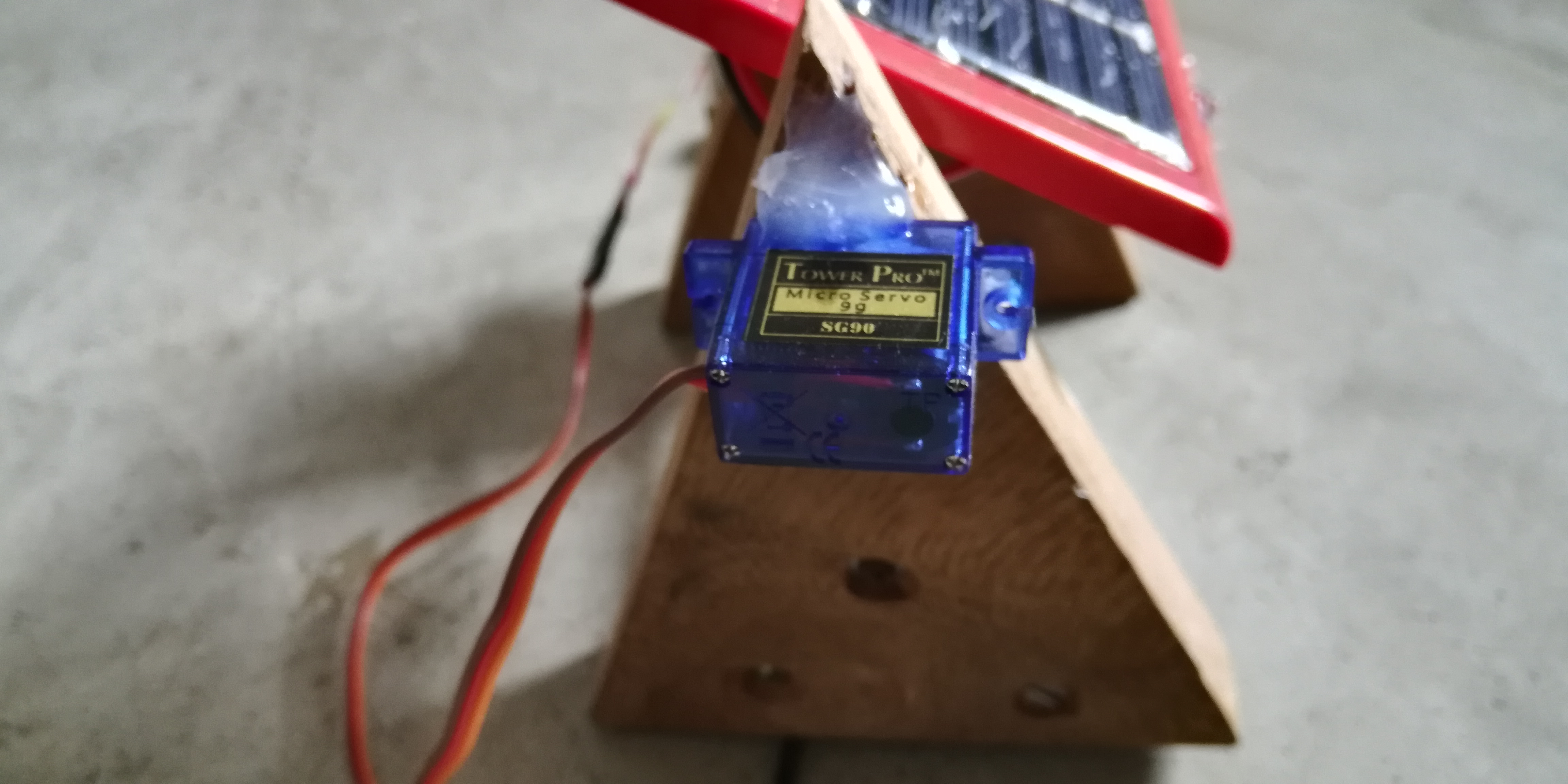 How to Make Solar Tracker Using Arduino and Servo Motor : 4 Steps ...