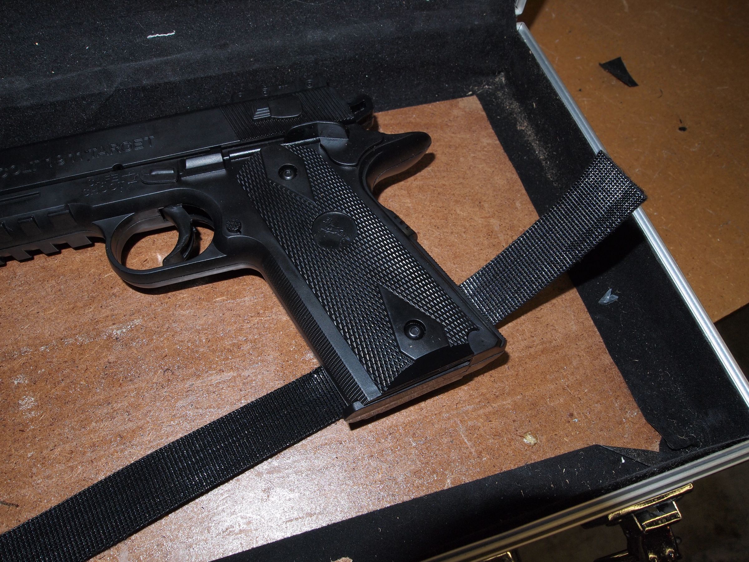 Hidden Shot Spy Briefcase : 5 Steps - Instructables