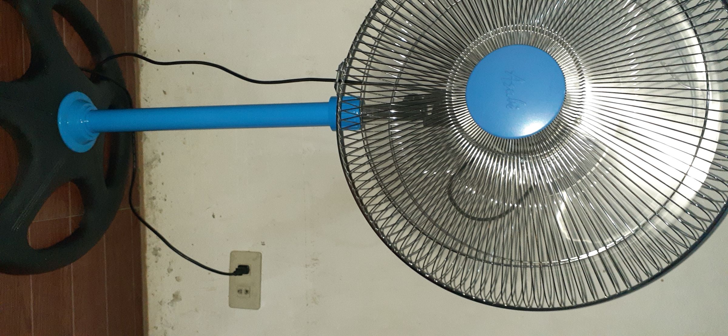How to Assemble a Pedestal Electric Fan? : 12 Steps - Instructables