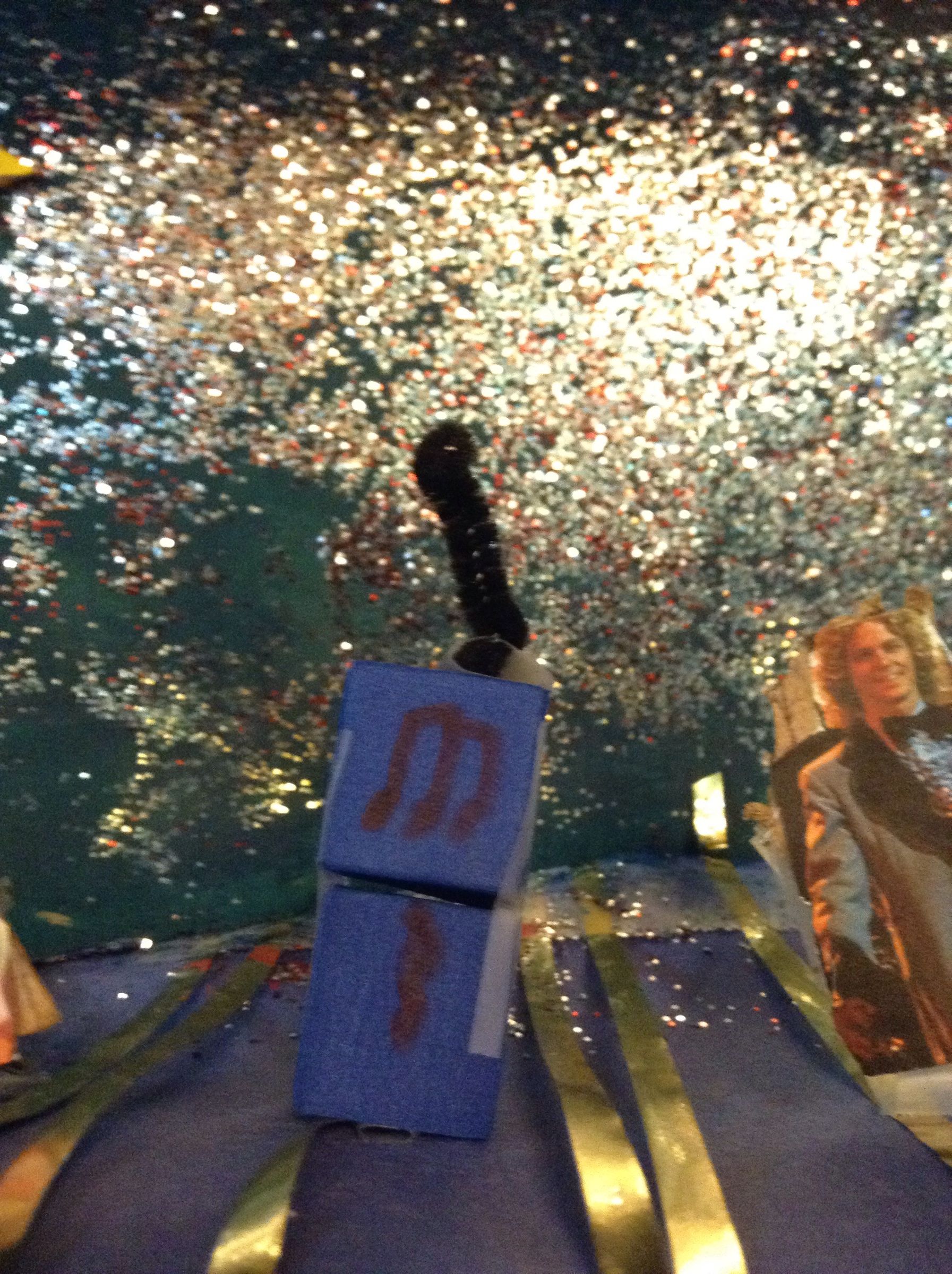 Carrie at the Prom : 9 Steps - Instructables
