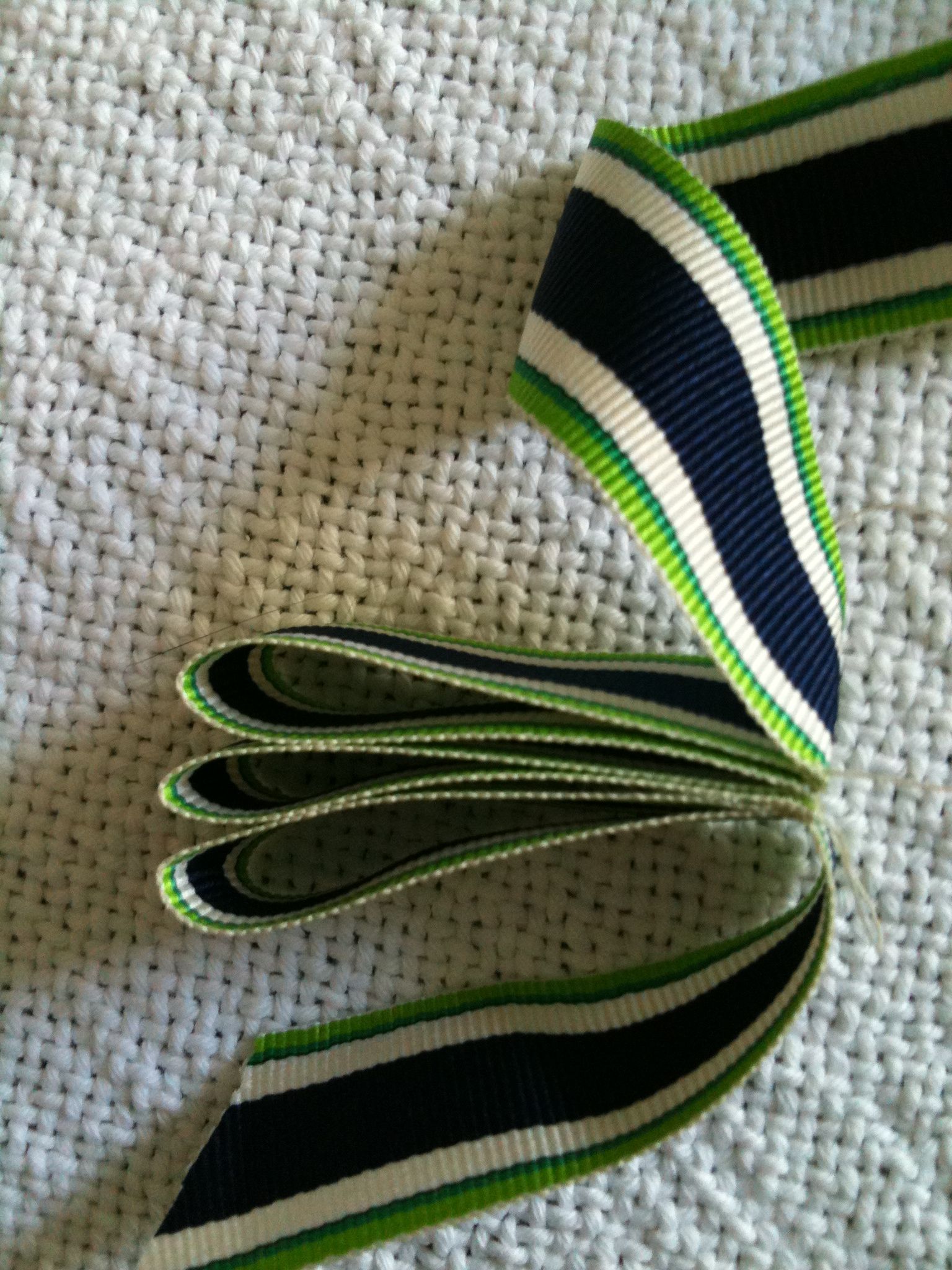 Make a Ribbon Cockade : 10 Steps - Instructables