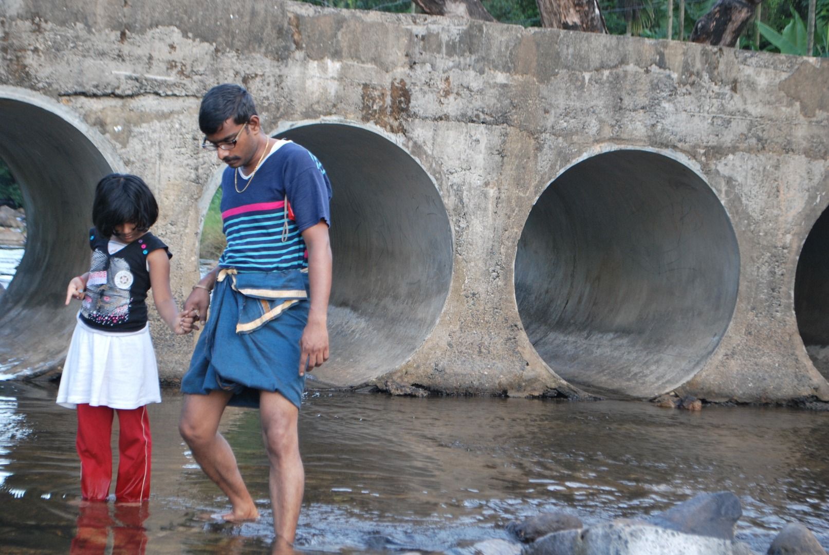 How to Wear a Lungi or Dhoti : 5 Steps - Instructables