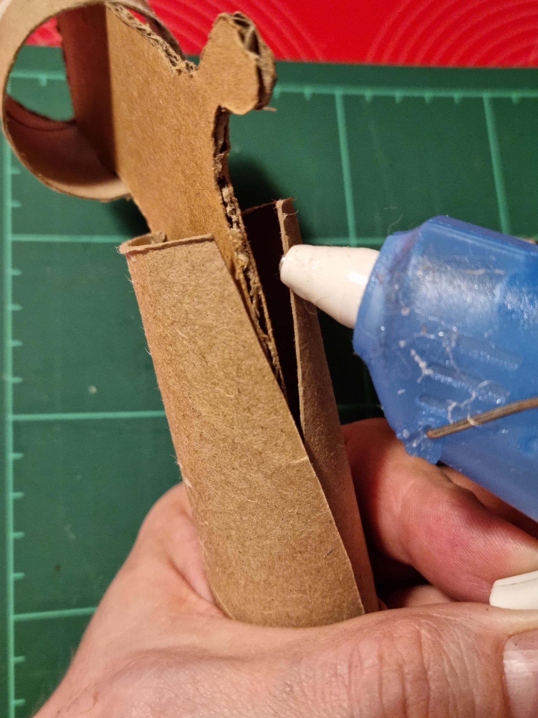 Easy Revolvers From Cardboard : 5 Steps - Instructables